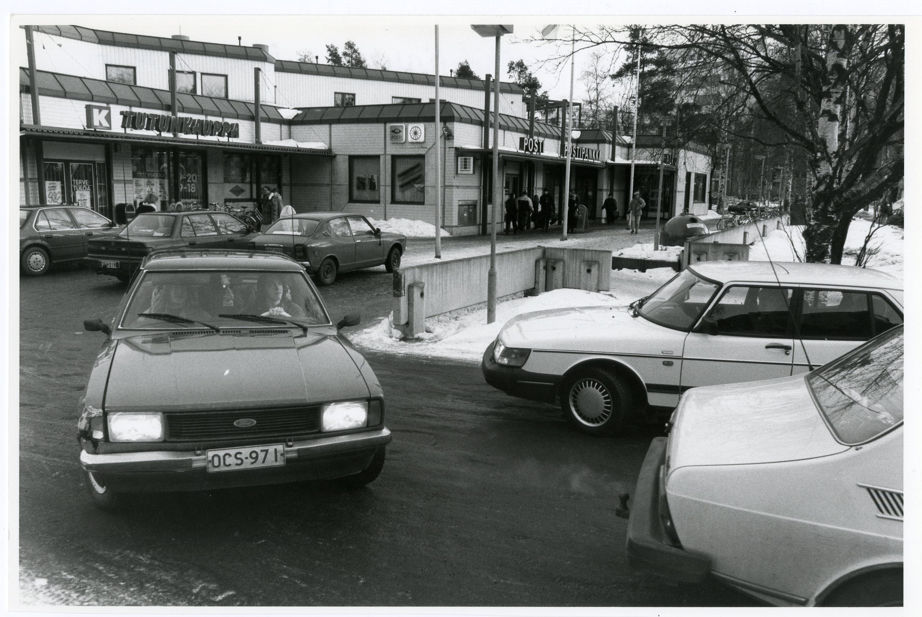 Vanhat kuvat: Tuirassa oli 90-luvulla Rimi-kauppa, postikonttori ja ...