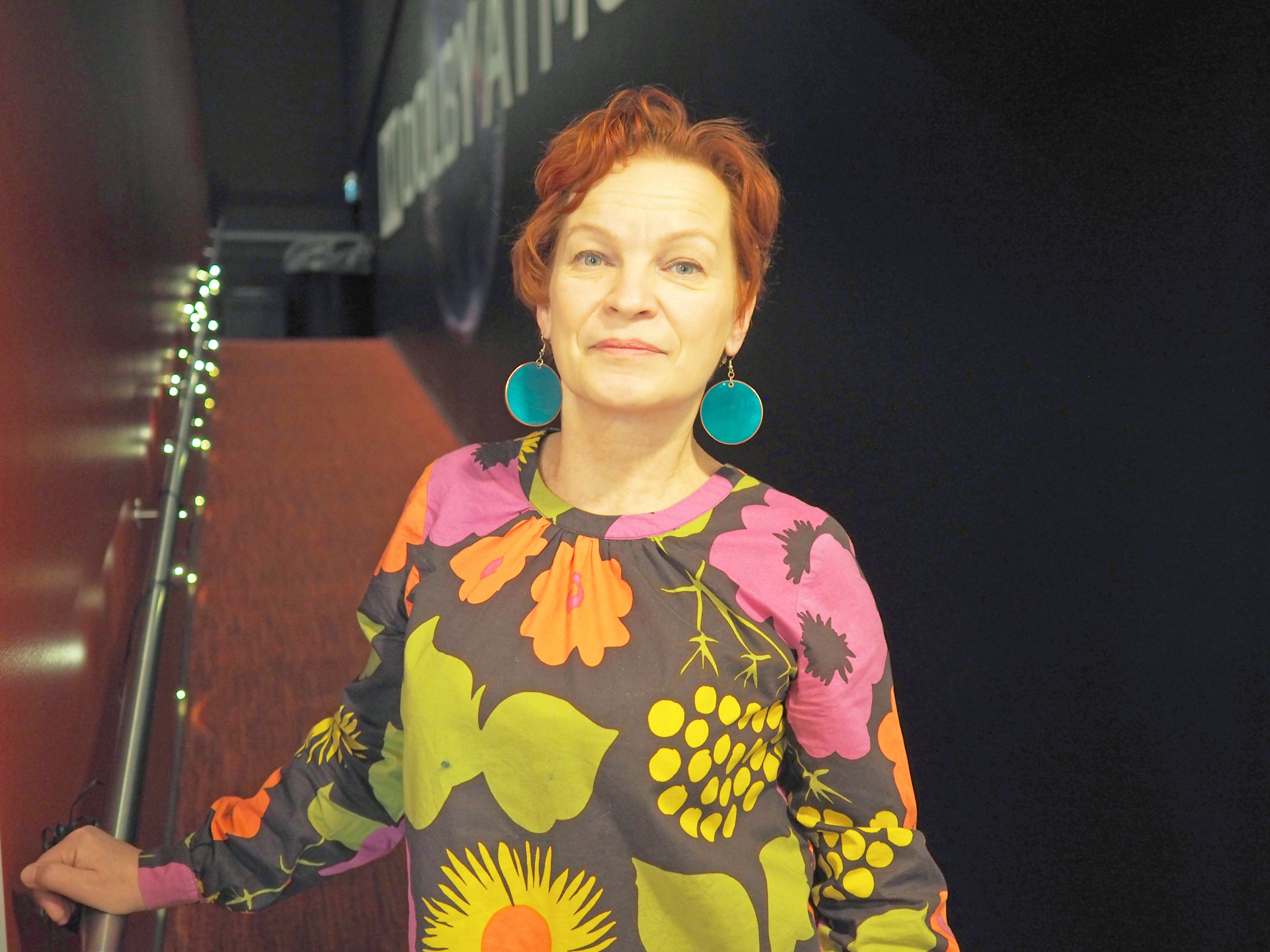 Ikonisia Marimekko-kankaita suunnitelleen Maija Isolan elämästä syntyi ...