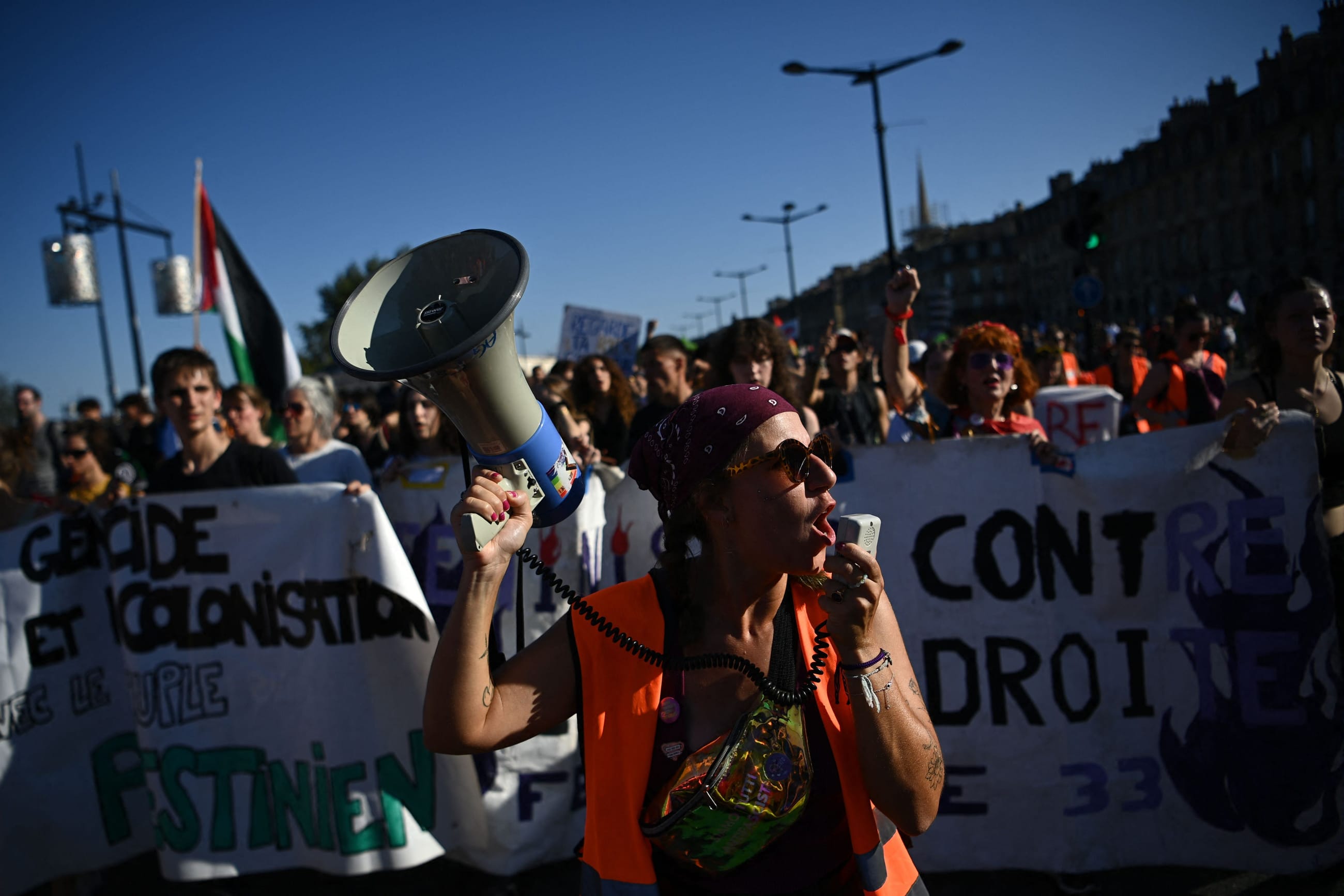 Emmanuel Macron yrittää korjata Ranskan kuralla olevaa taloutta, mutta ...