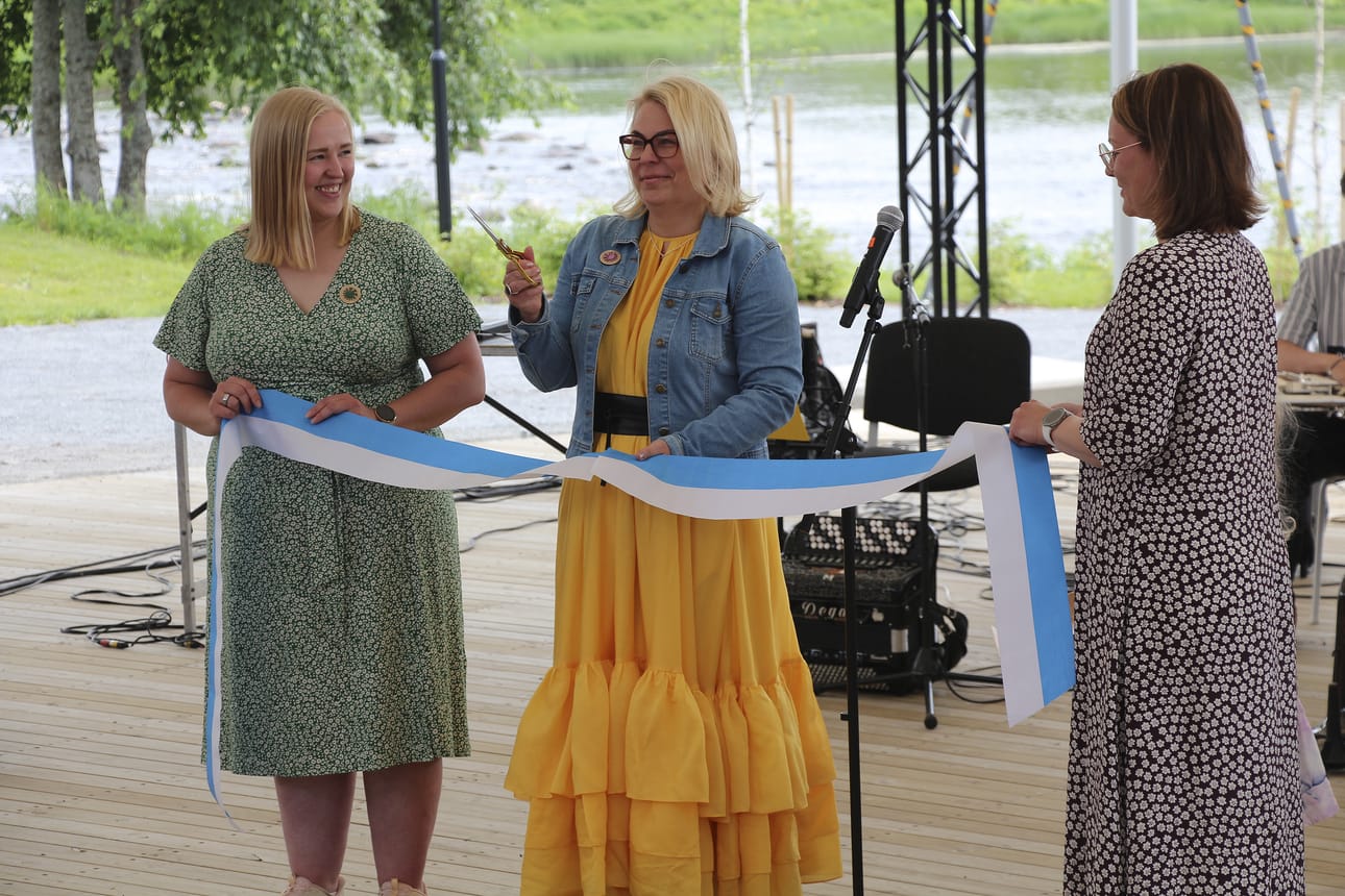 "Upea paikka" – Oulaisten yhteinen huone otettiin virallisesti käyttöön ...