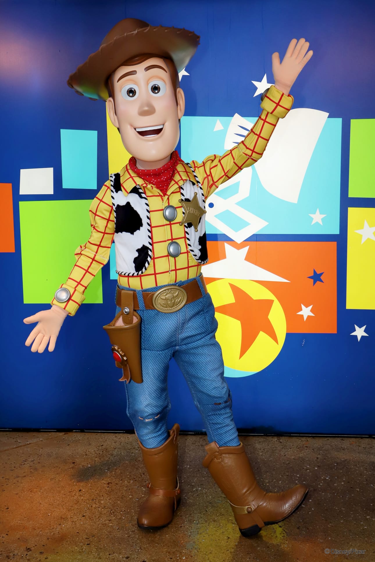 Oululainen Niko Viitala, 20, pääsi Disneylandin hahmoesiintyjäksi ...