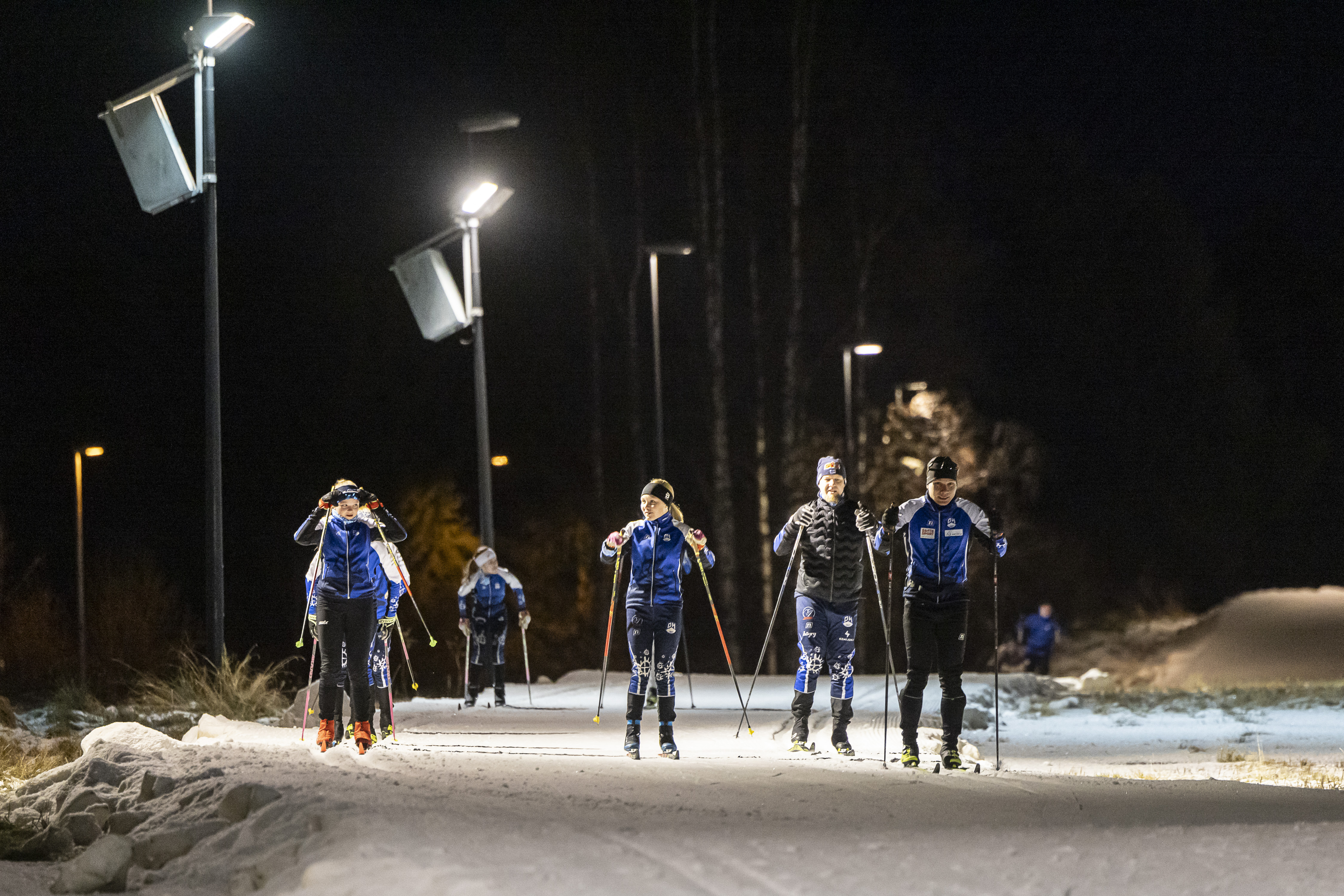 Ensilumella pitää toppuutella – Ounasvaaran Hiihtoseuran nuoret ...