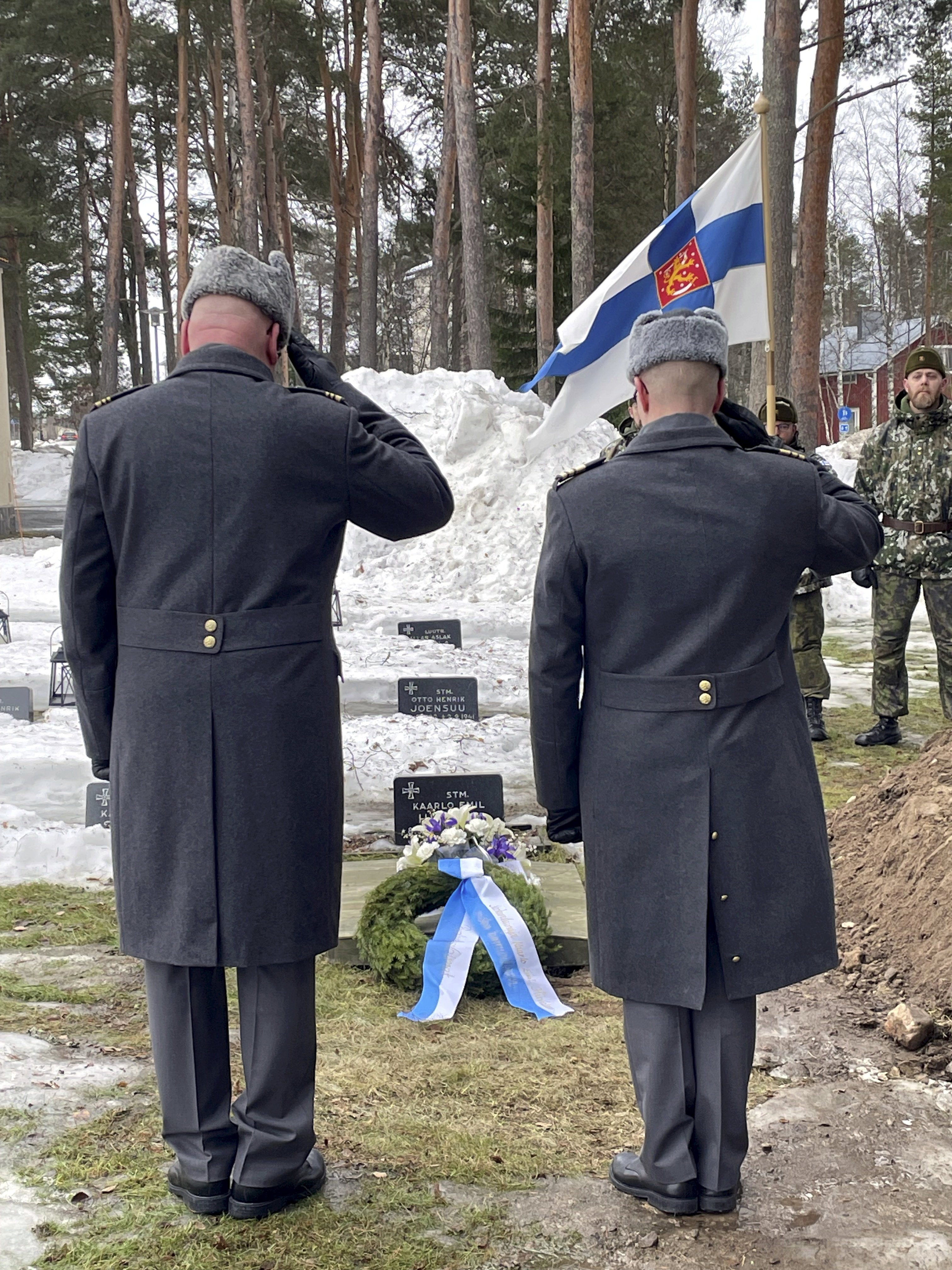 Jatkosodassa kadonnut Kaarlo Emil Hiivala haudattiin sankarimenoin ...