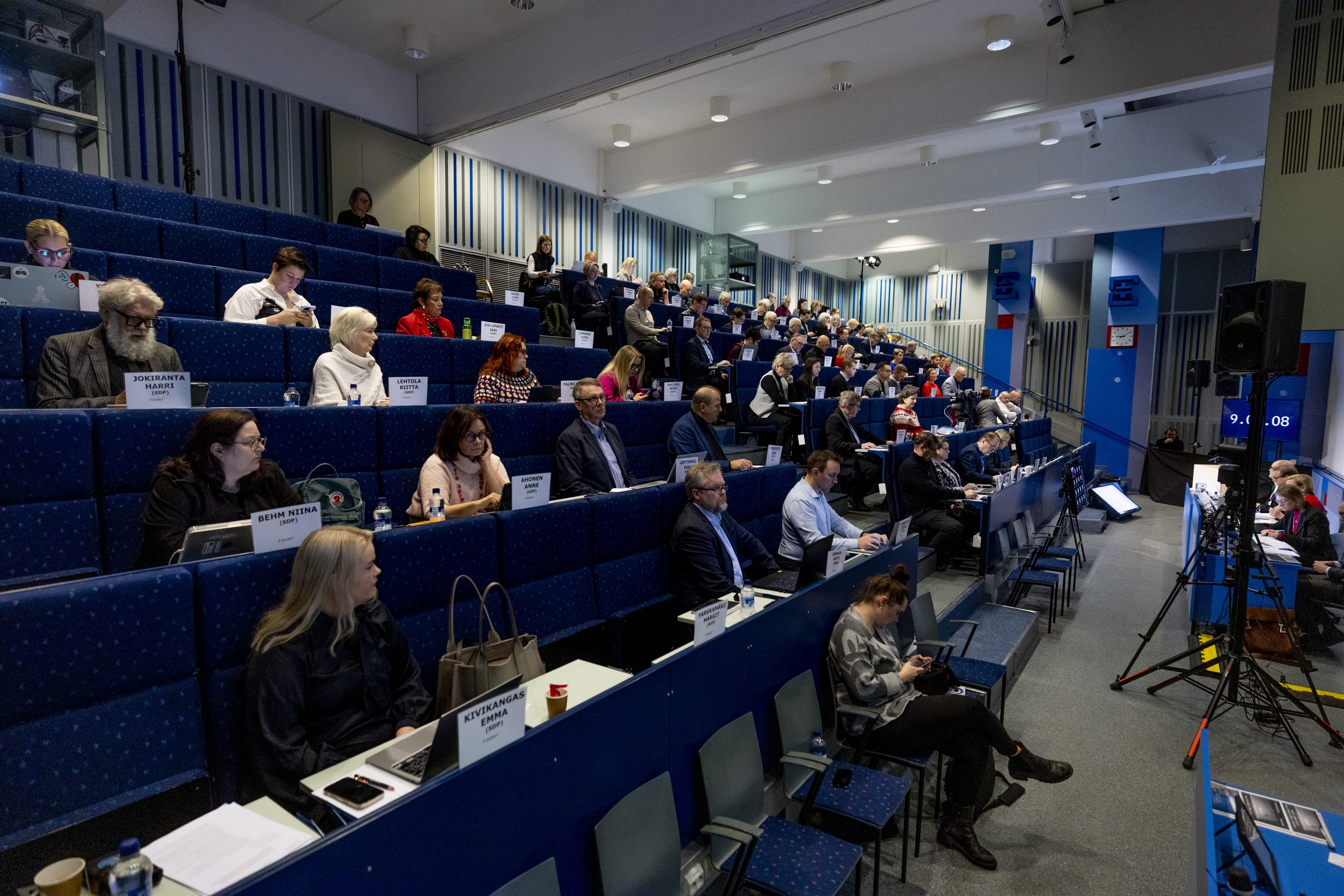 Aluevaltuuston vuodeosastopäätöksestä valitettu hallinto-oikeuteen | Komiat