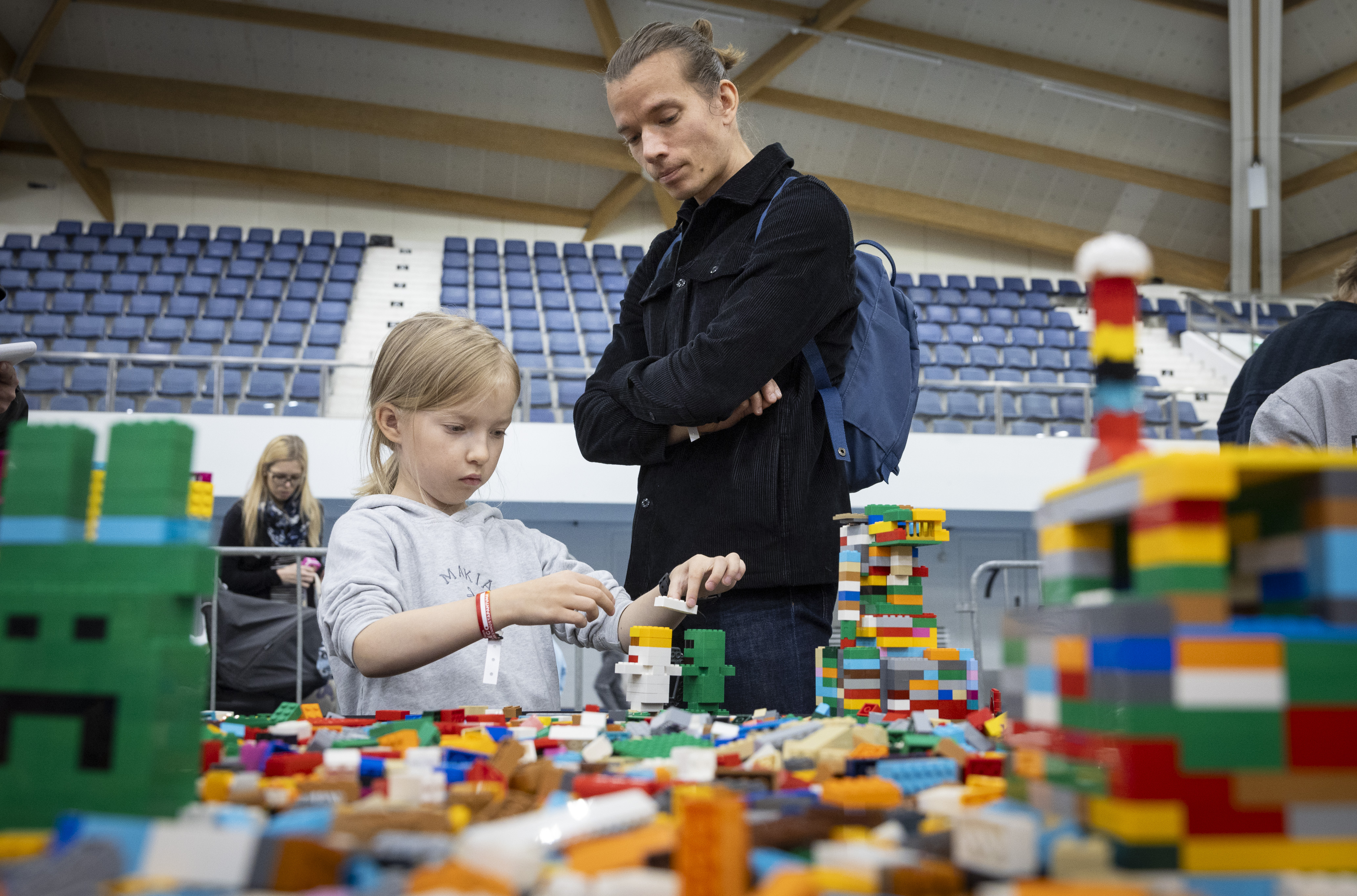 Lego-tapahtuma toi Ouluhalliin muun muassa Eiffel-tornin ja Puolen ...