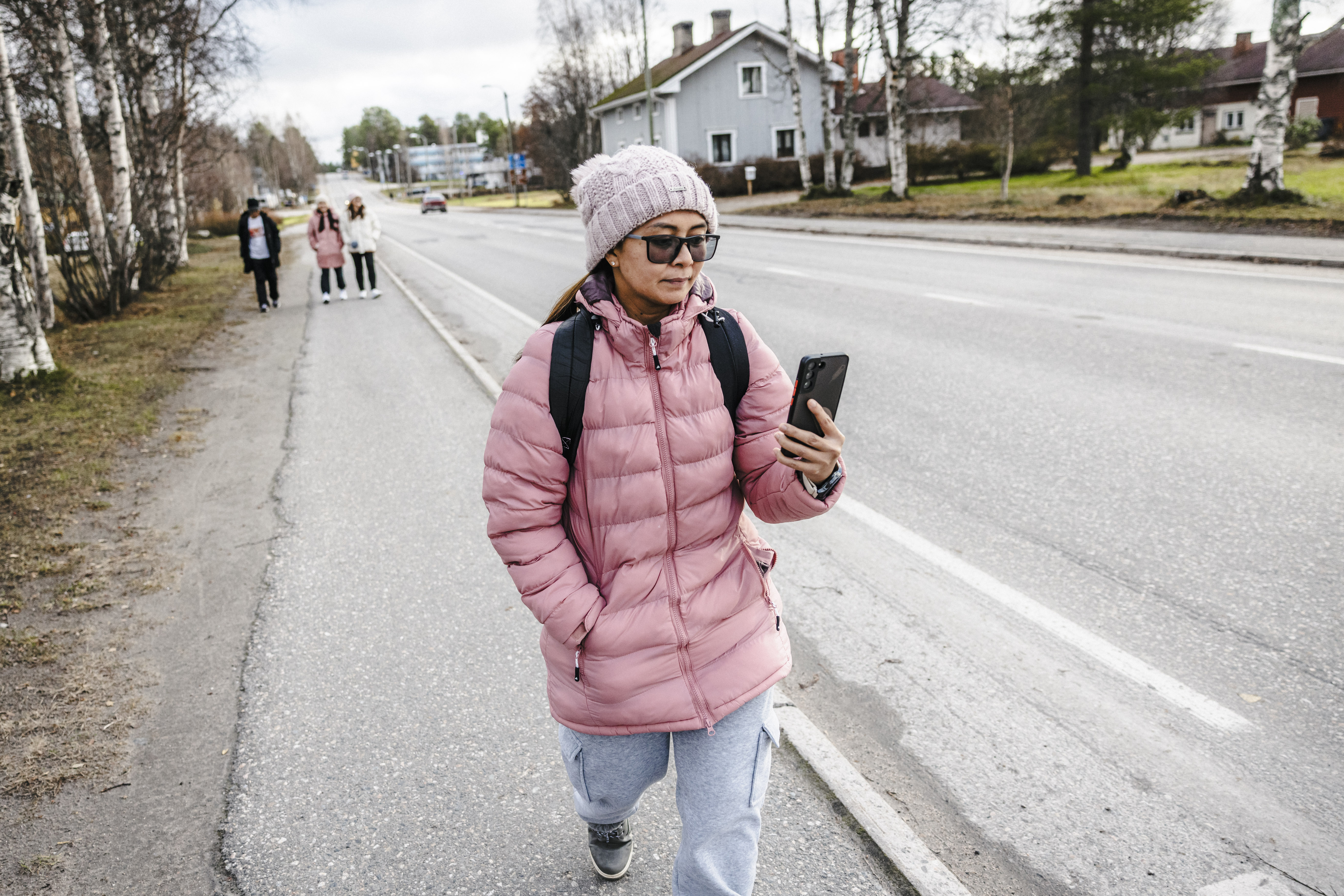 Dyna Mae Salvador jätti lapsensa Filippiineille ja muutti Posiolle ratkaisuksi työvoimapulaan ...