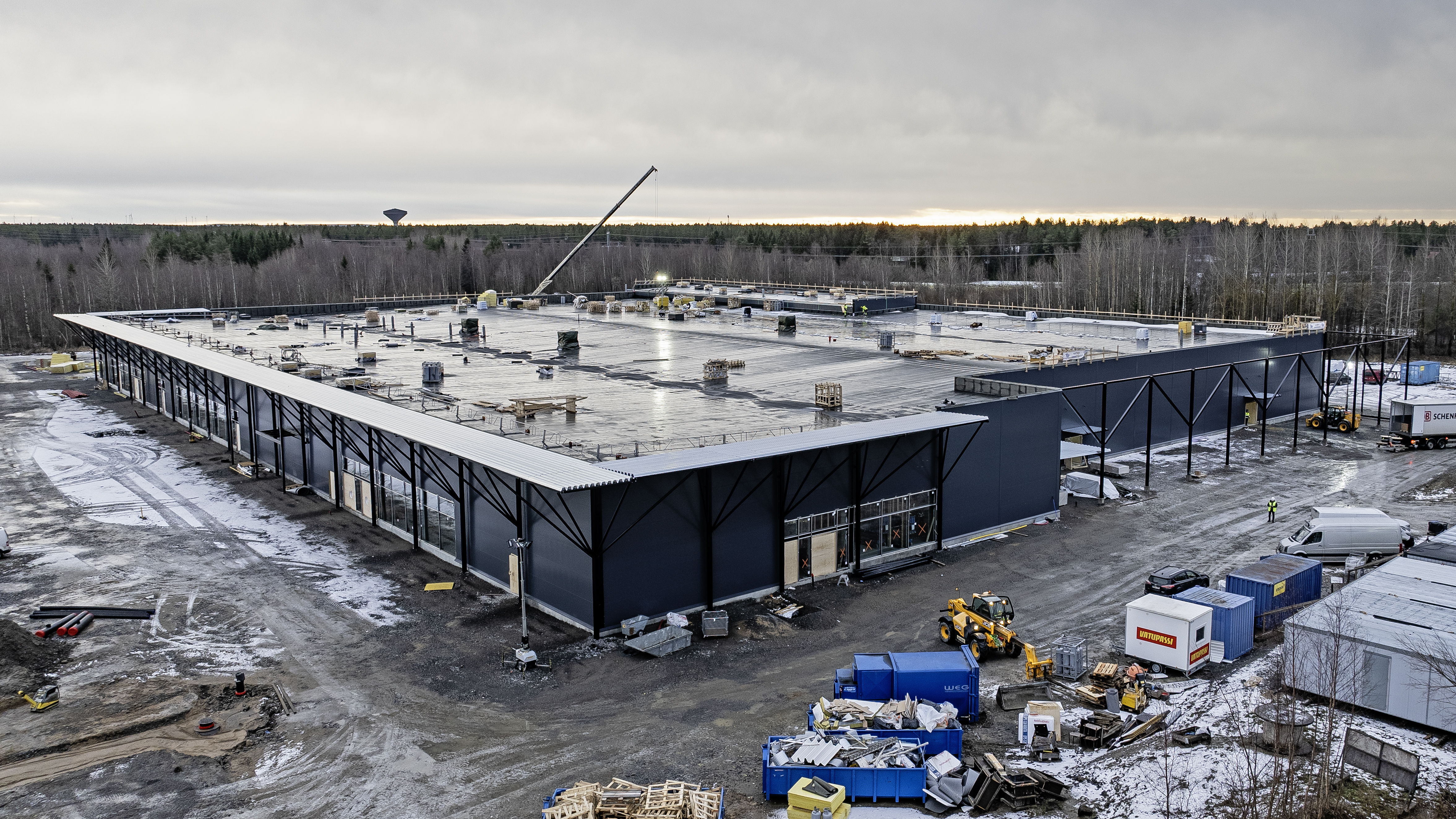 Raahen uusi Prismakeskus sai katon ja seinät – Tältä suurtyömaalla ...