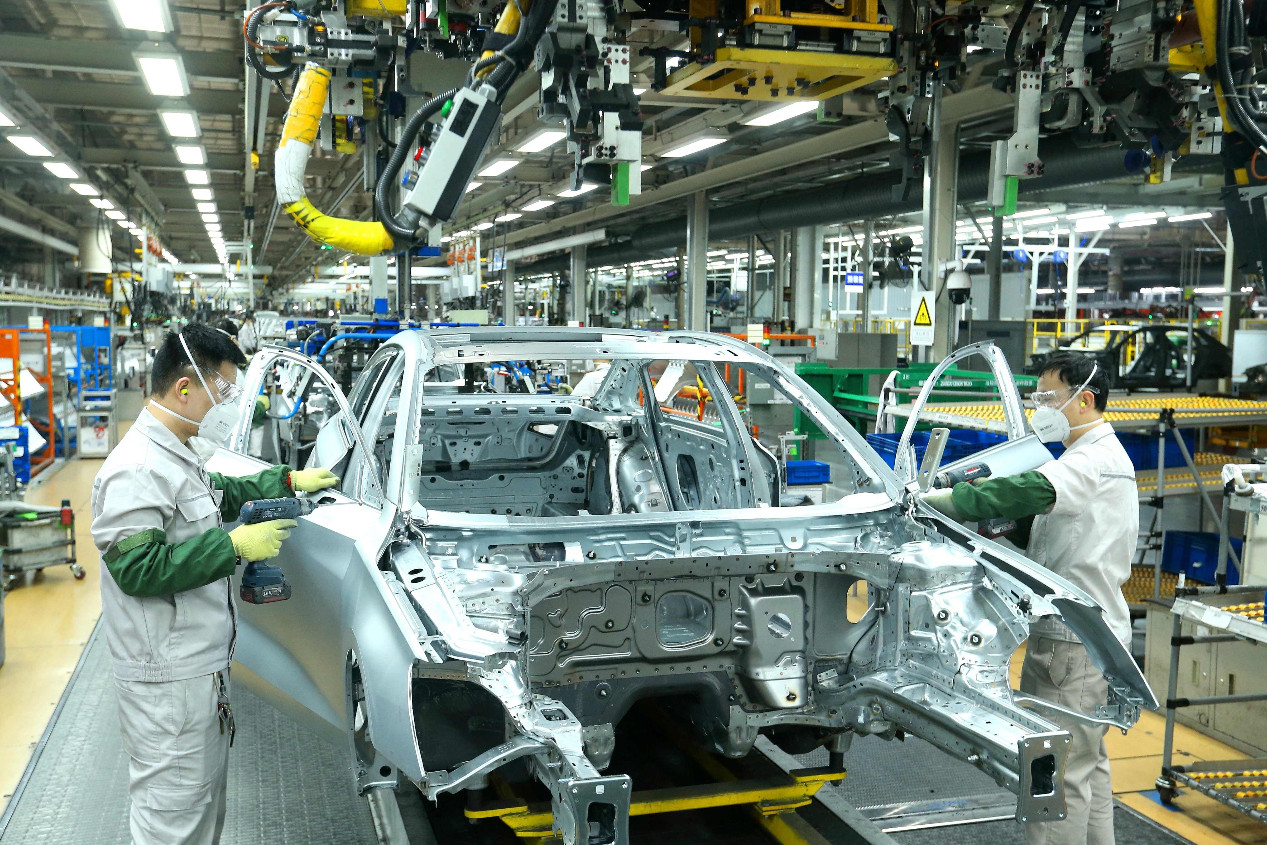 Autovalmistajat ottavat mallia Kiinasta nopeuttaakseen ajoneuvojen ...