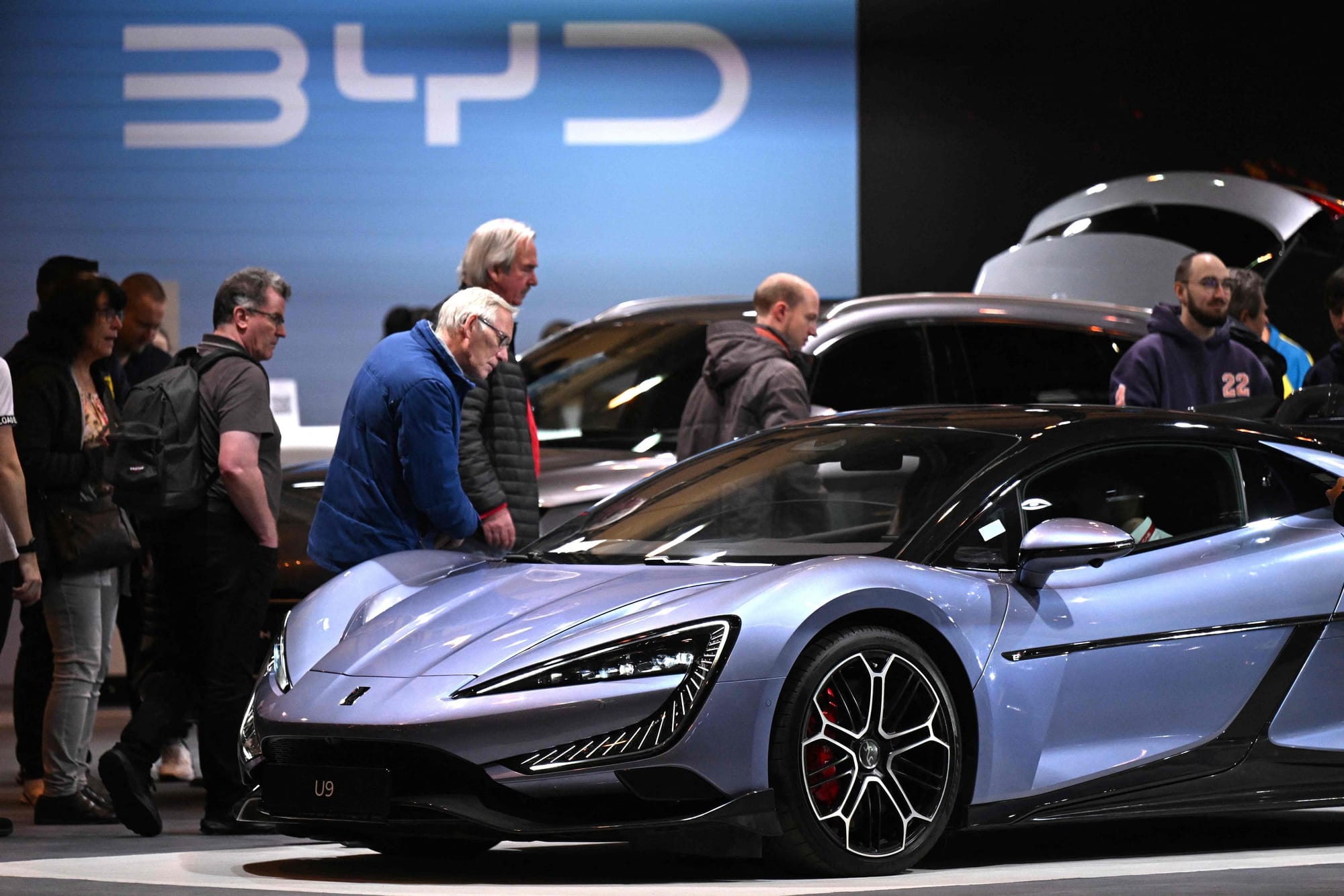 Autovalmistajat ottavat mallia Kiinasta nopeuttaakseen ajoneuvojen ...