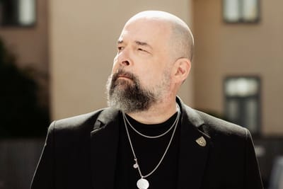 A. W. Yrjänä on alkemisti, josta tuli instituutio – "taiteilijan elämä ...