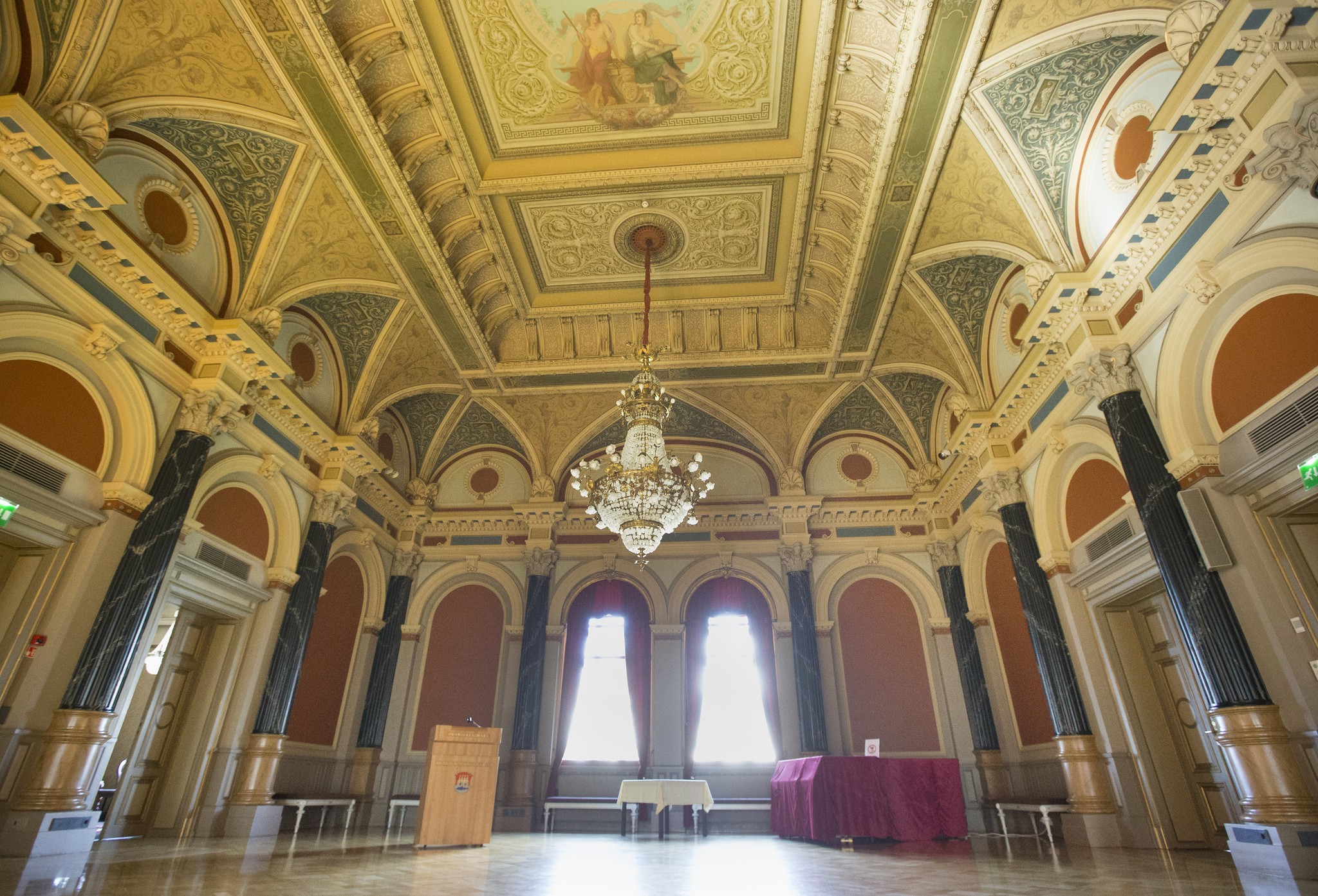 Oulun kaupungintalo kuuluu kuntalaisille – hallintopalatsien aika on ...