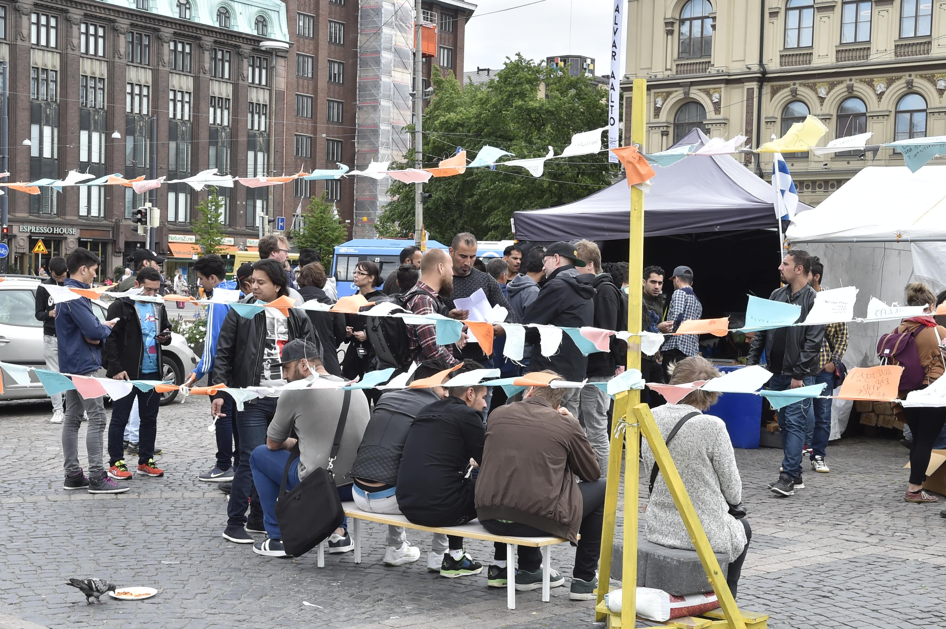 Kielteisen päätöksen saanut Nour Jamal odottaa vaaleja ja ...