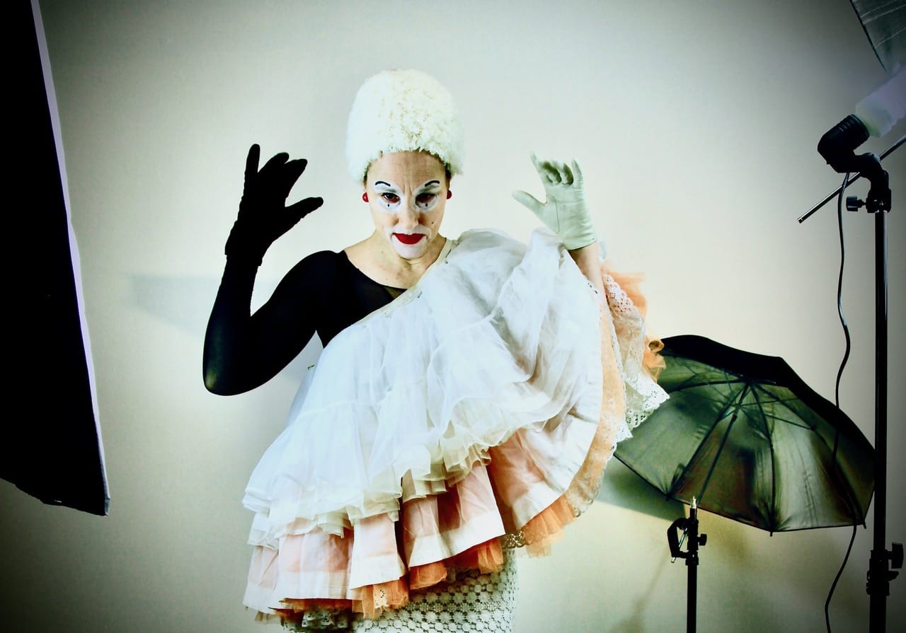 Klovneriaa, muotia ja huutorunoutta – Voice the Taboo rikkoo ...