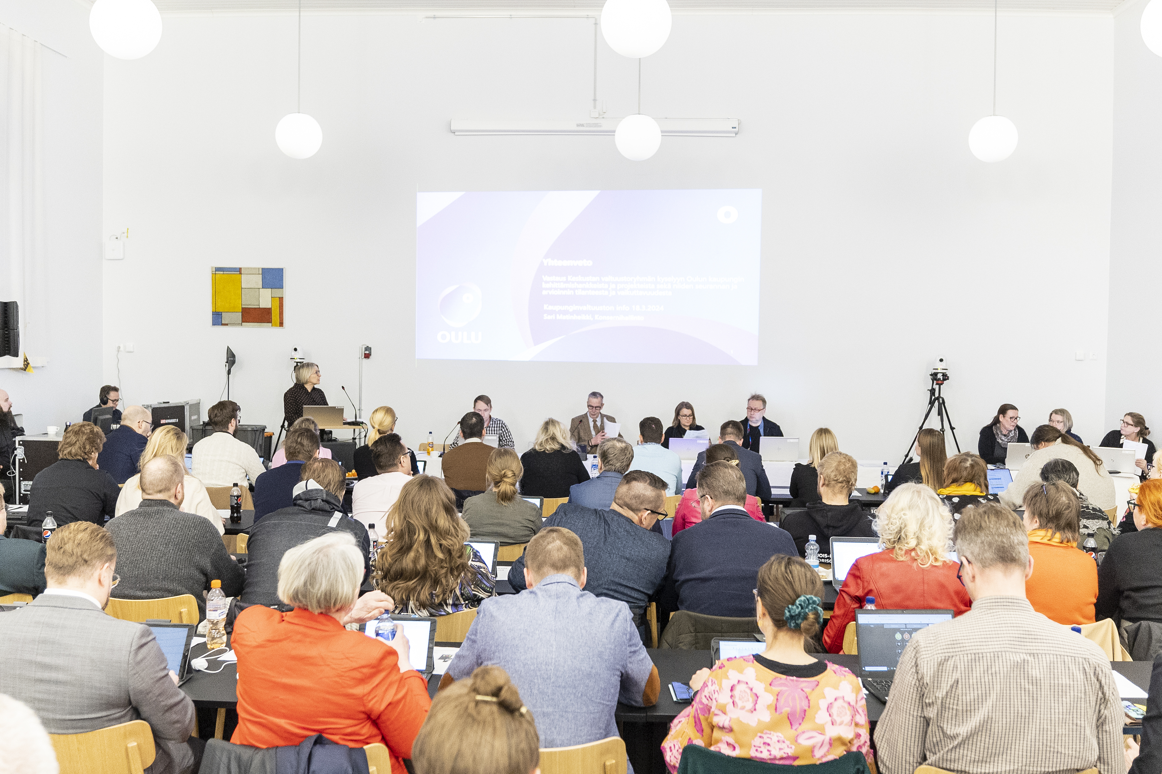 Kommentti: Oulun kaupunginvaltuuston kokous on kuin teinien ...