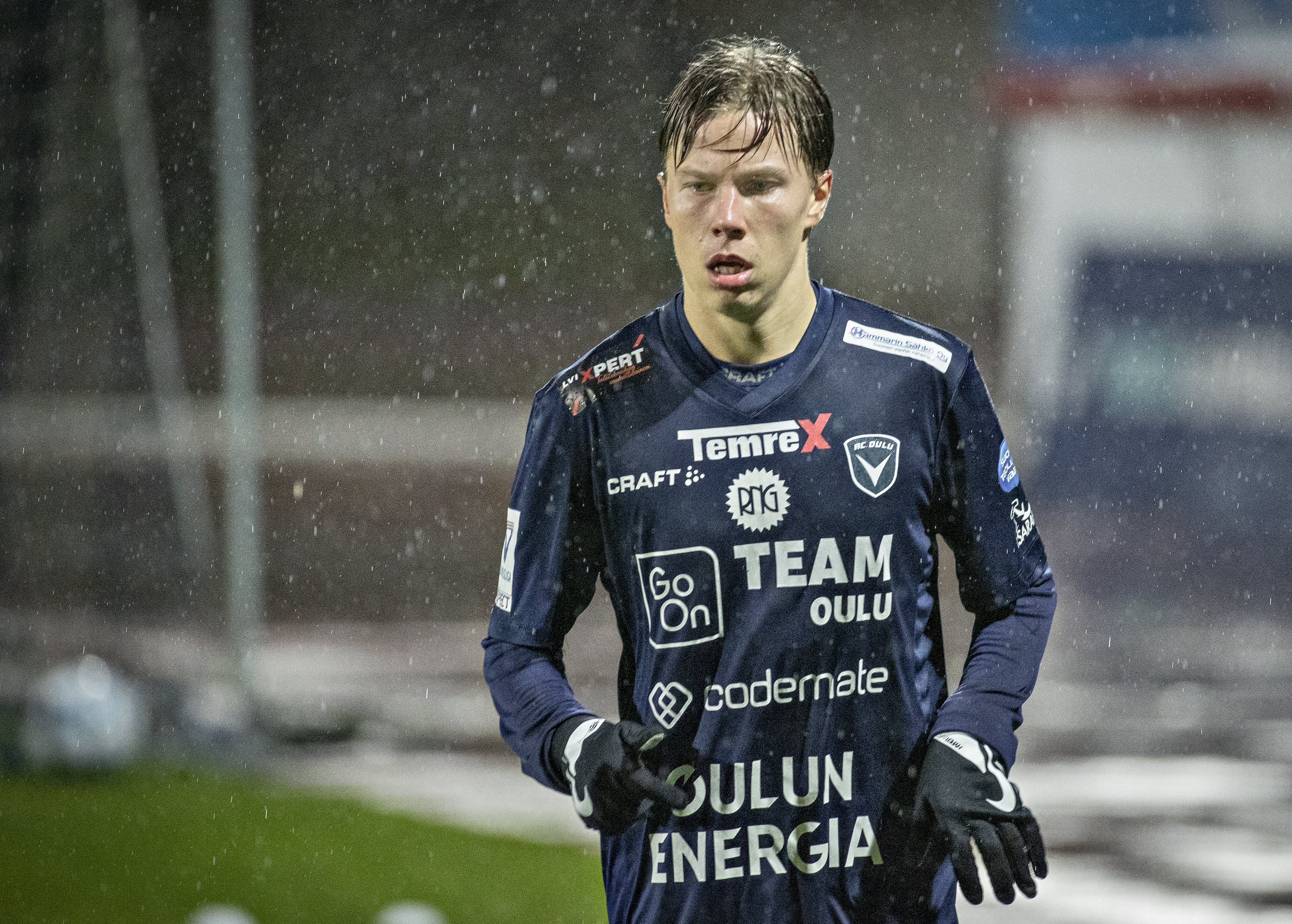 Oululaislupaus Otso Liimatta laukoi kotkalaisille jäätävän liigapaluun ...