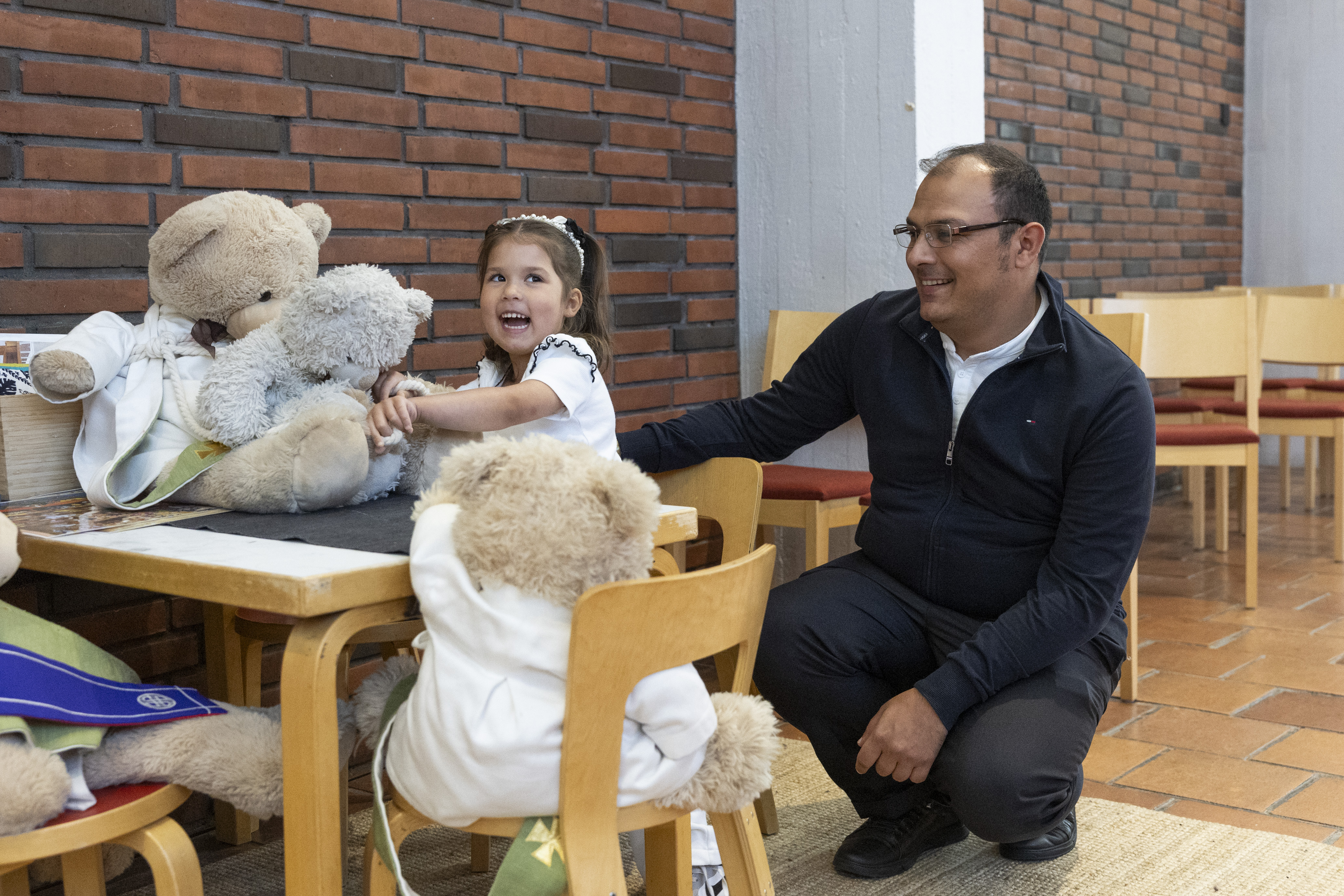 Hengellisyys kokosi romaneja perheleirille Oulussa – Suomen ...