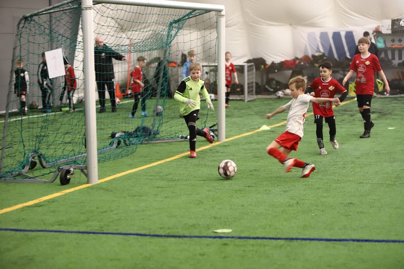 "Leijonan lailla taistelemaan" – FC Raahen junioriturnauksessa nähtiin ...