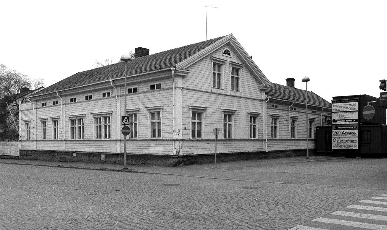 Vanhat kuvat: Menneen maailman satumaiset talot Oulussa – tällainen oli ...