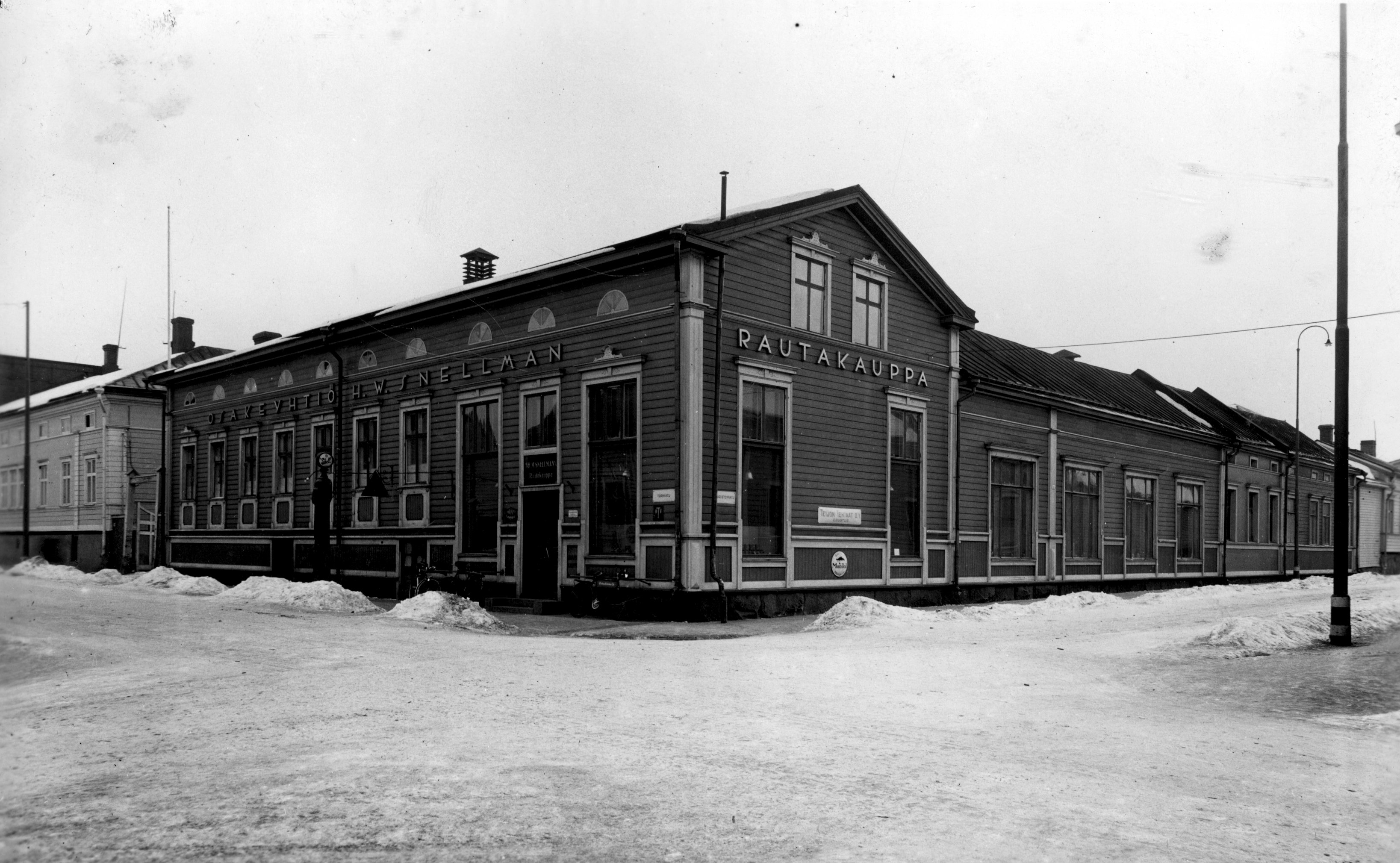 Vanhat kuvat: Menneen maailman satumaiset talot Oulussa – tällainen oli ...