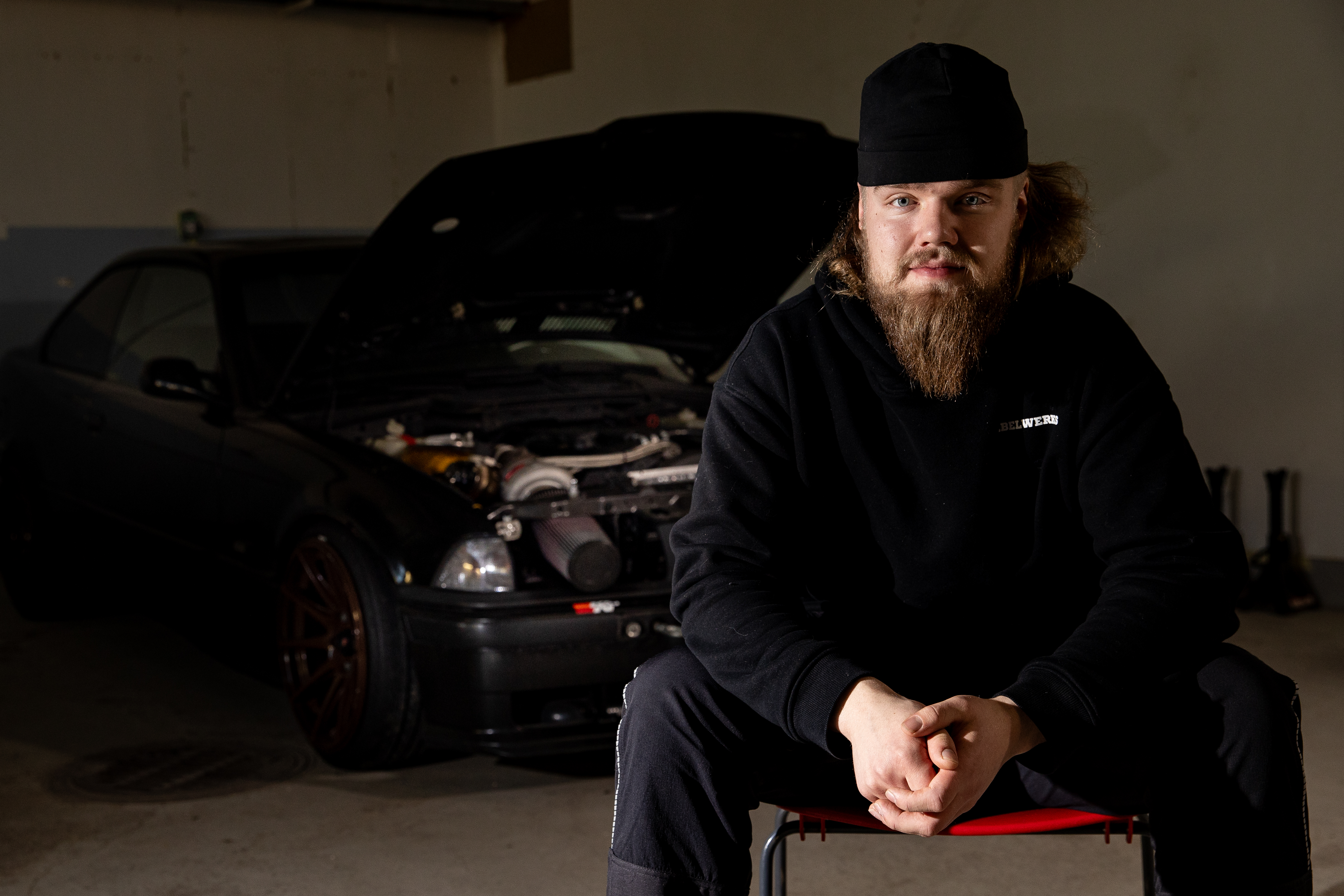 Taivalkoskelaisen Aatu Turpeisen rassausvideoita katsovat jopa sadat ...