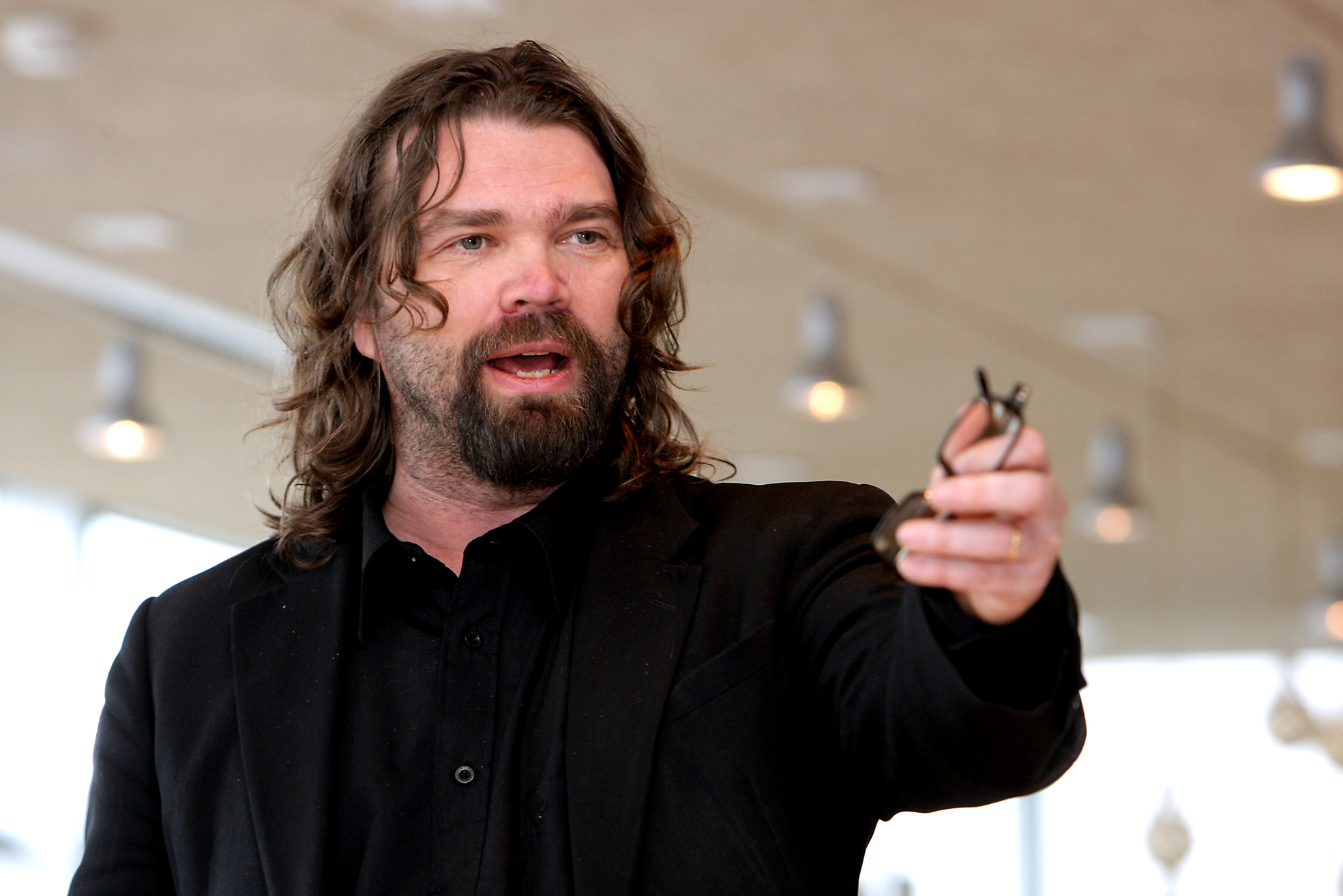 Mikko Kouki lupaa musikaalia | Kaleva