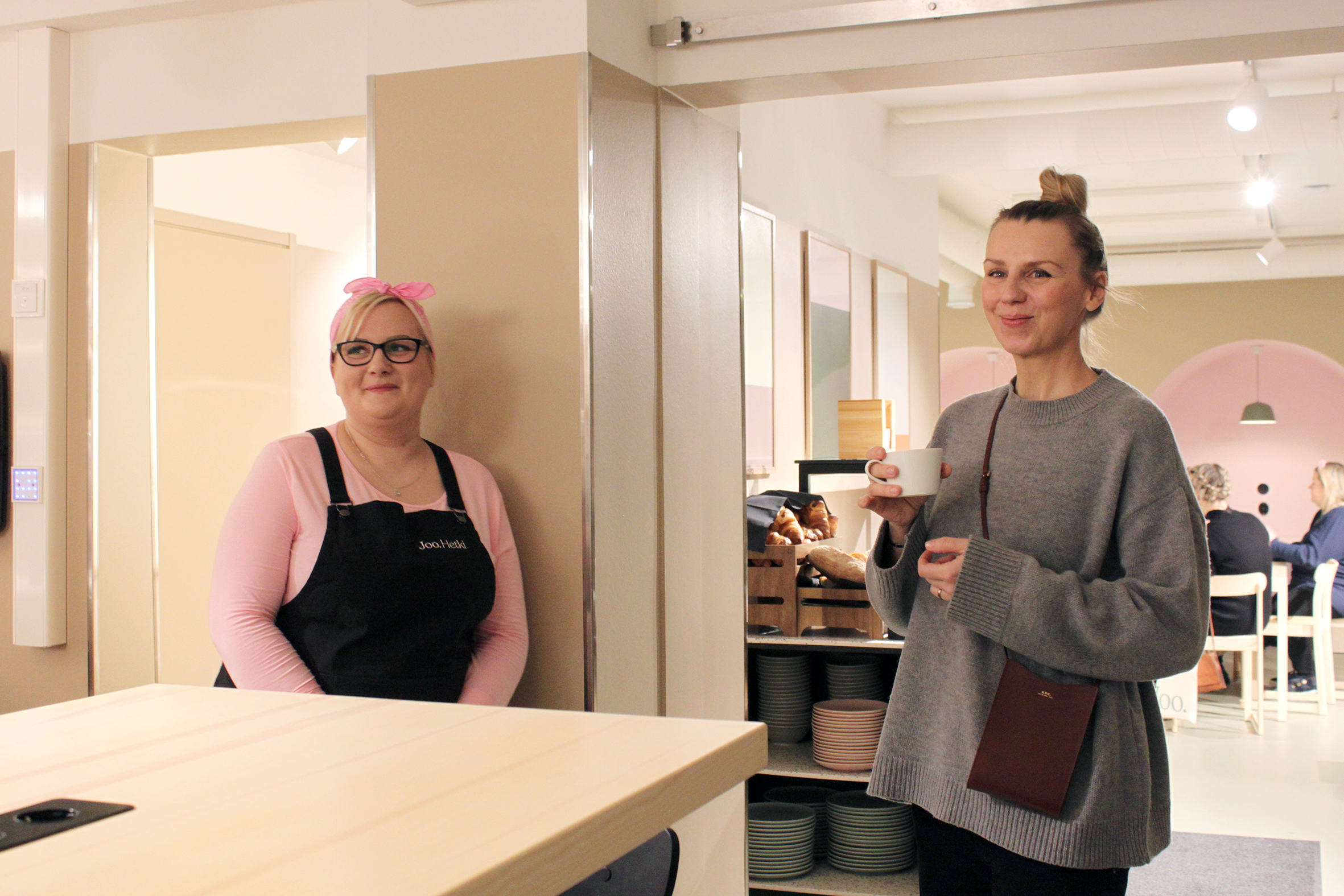 Toppilansalmeen kerrostalon alakertaan avattu Joo Hetki -kahvila haluaa ...