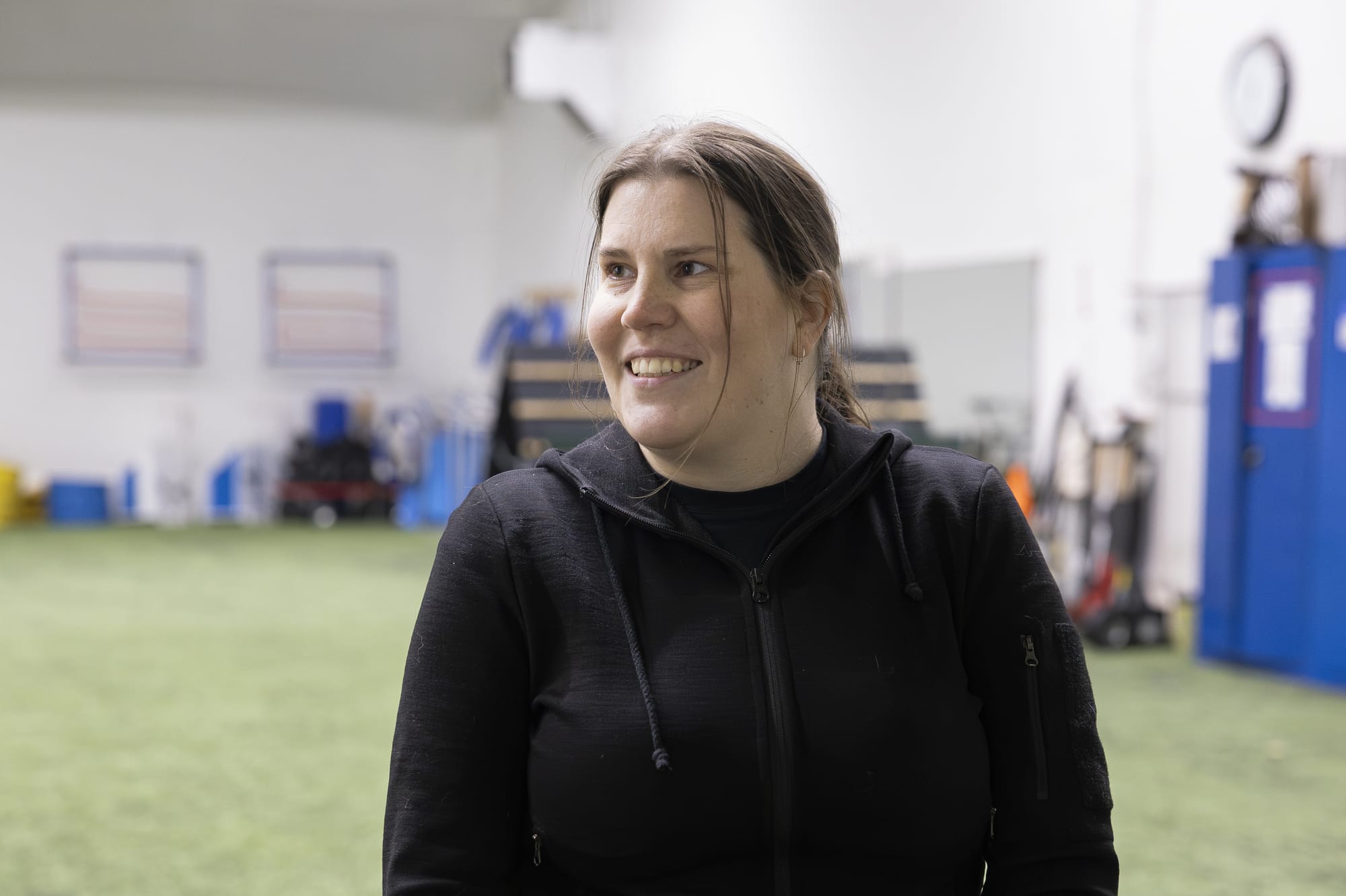 Teno-koira tanssii, kun oululainen Saara Lehtiniemi käskee – Näin koira ...