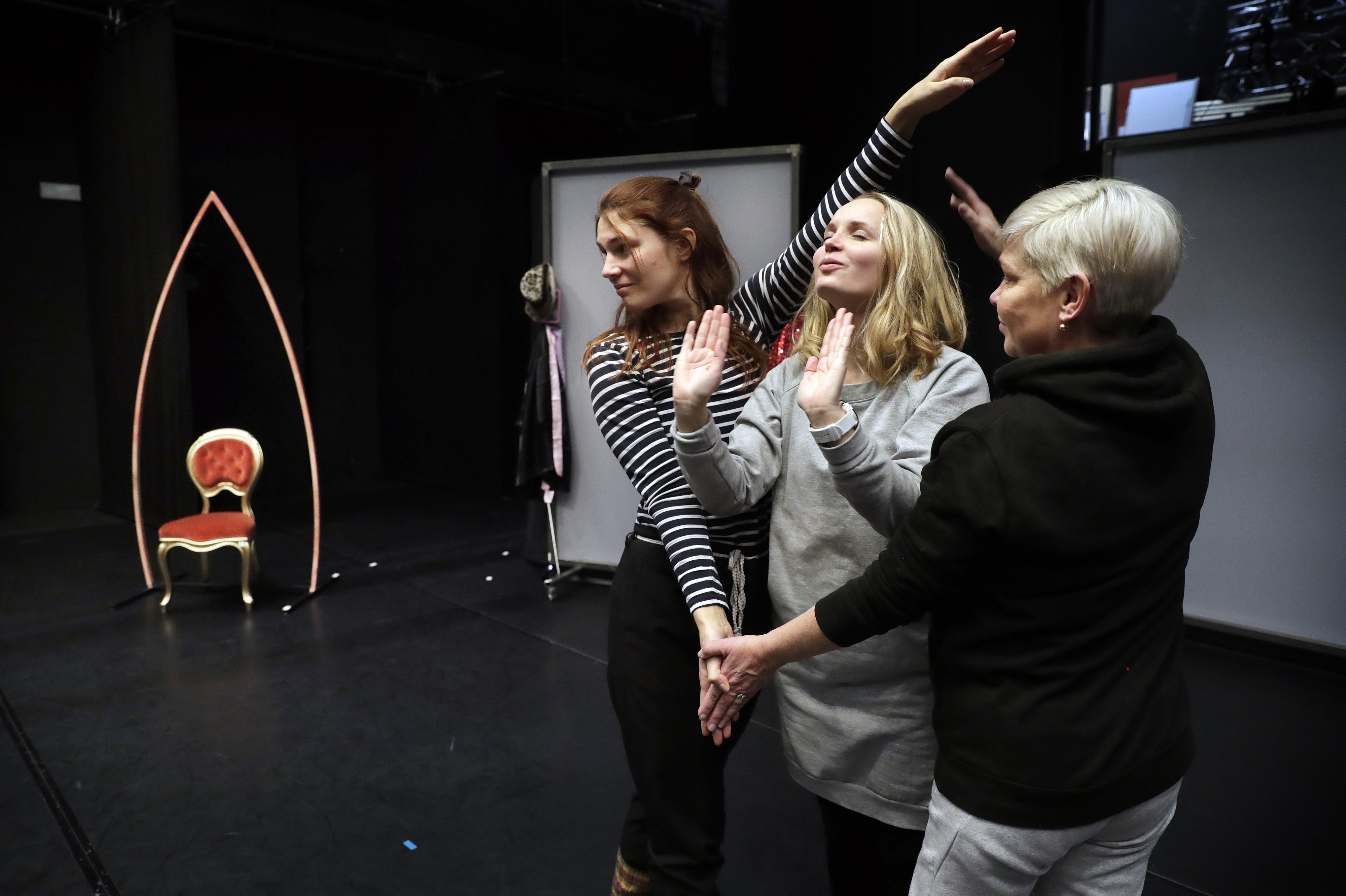 Teatteri Totti toi tullessaan mukavan tuulen – viittomakielinen ...