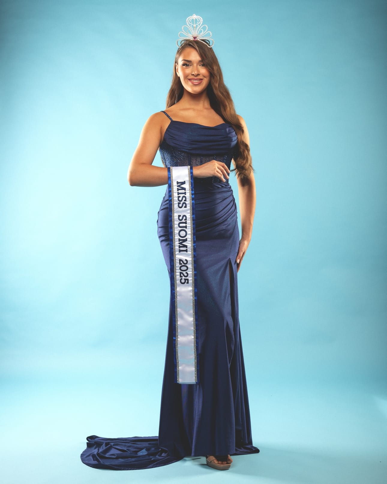 Miss Suomen 2025 juuria on Pudasjärvellä – Sarah Dzafce lähtee ...