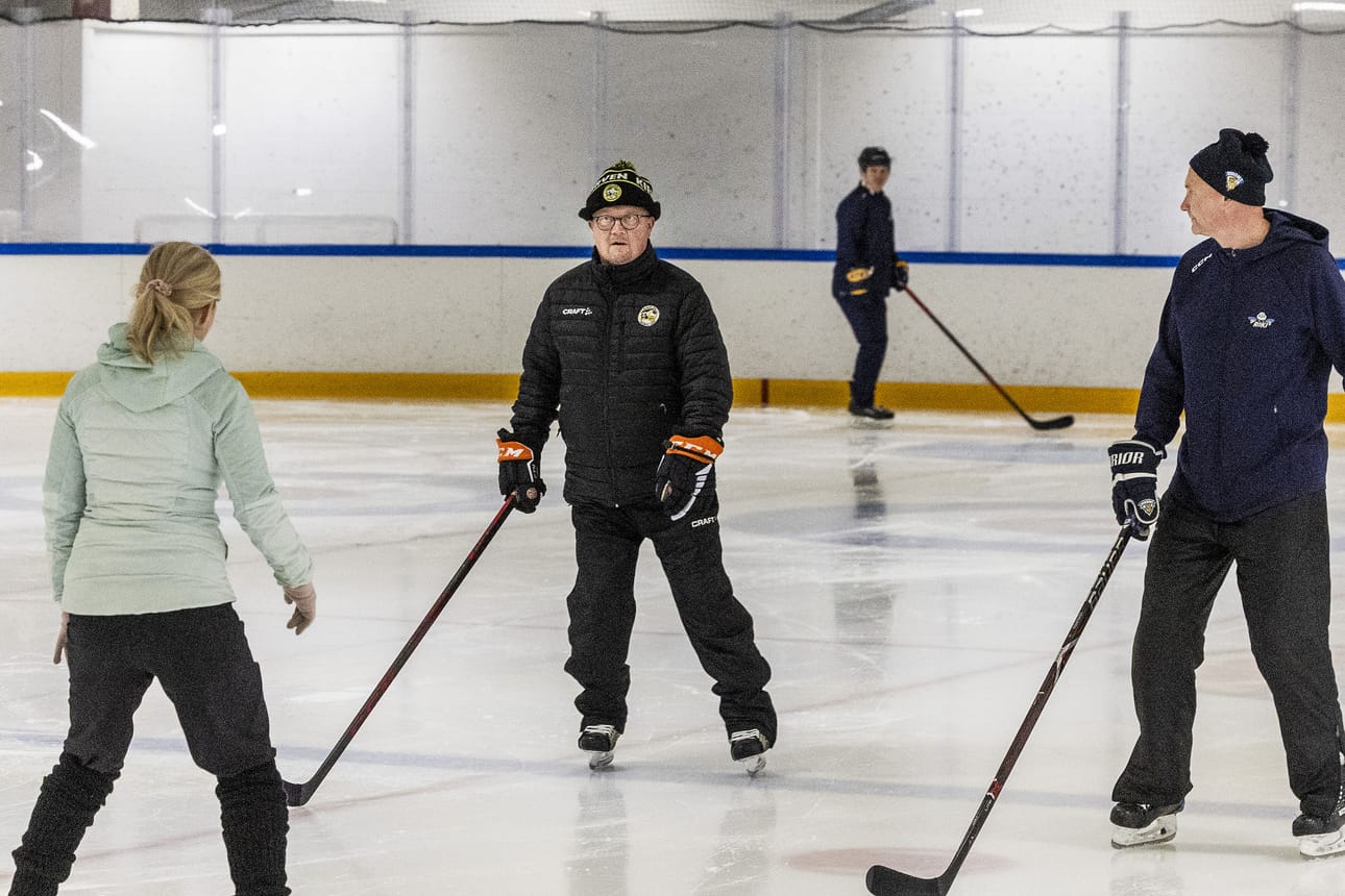 Luisteluguru Tiia Hurme on koulinut NHL-tähtiä taitoluistelun keinoin ...