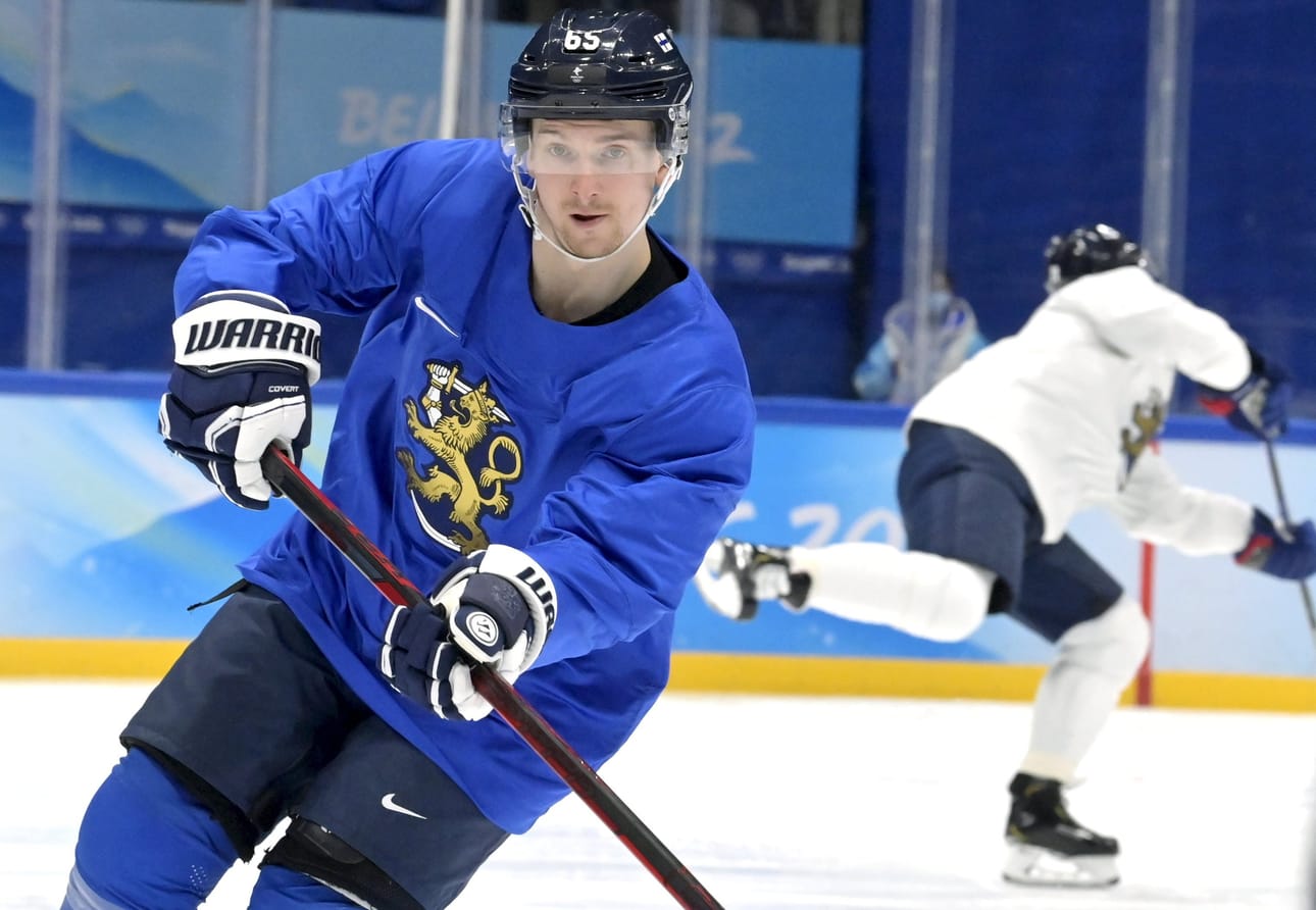 Sakari Manninen on noussut ojan pohjalta Leijonien ykkössentteriksi ...