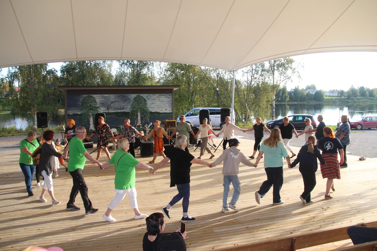 Yleisö kokee Oulaisten Väinölänrannan uudistumisen erittäin myönteisenä ...