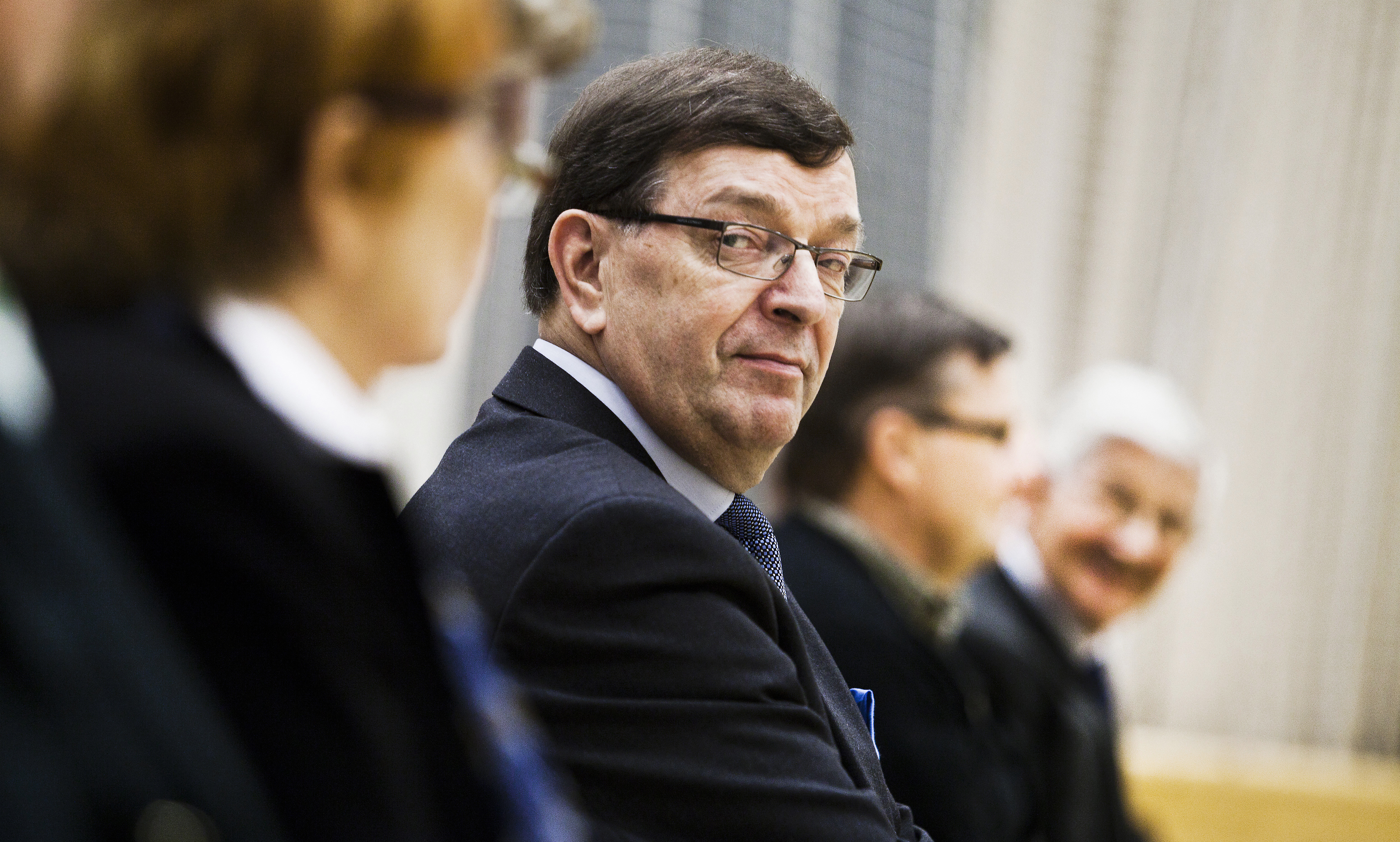 Paavo Väyrynen toivoo edelleen saavansa maanantain ja tiistain postissa ...