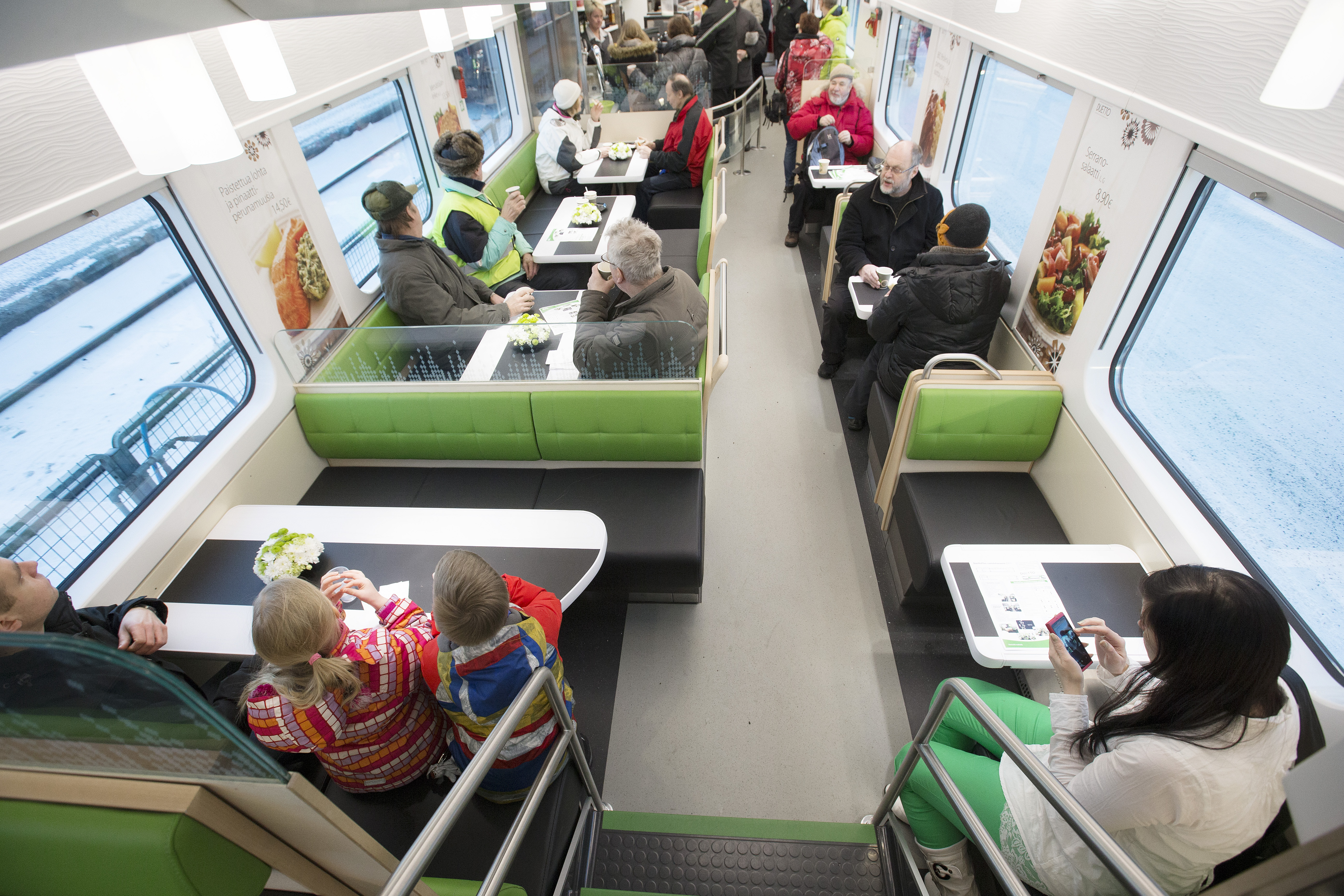 Jos juna myöhästyy tunnin tai enemmän, EU:n asetus velvoittaa VR:n ...