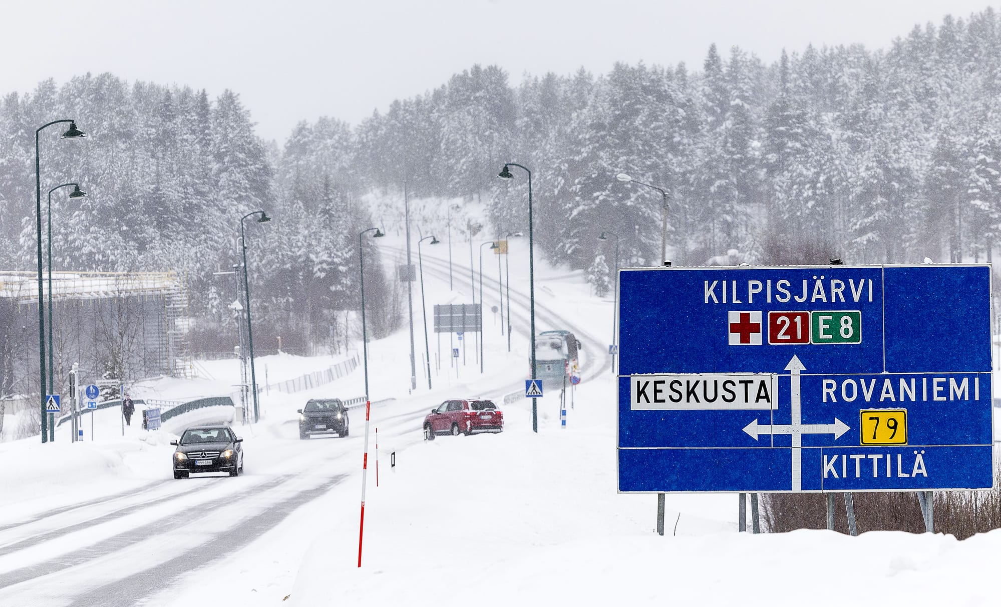 Voimakas matalapaine tuo tiistaiksi kovia tuulia ja runsaita sateita ... Voimakas matalapaine tuo tiistaiksi kovia tuulia ja runsaita sateita ...