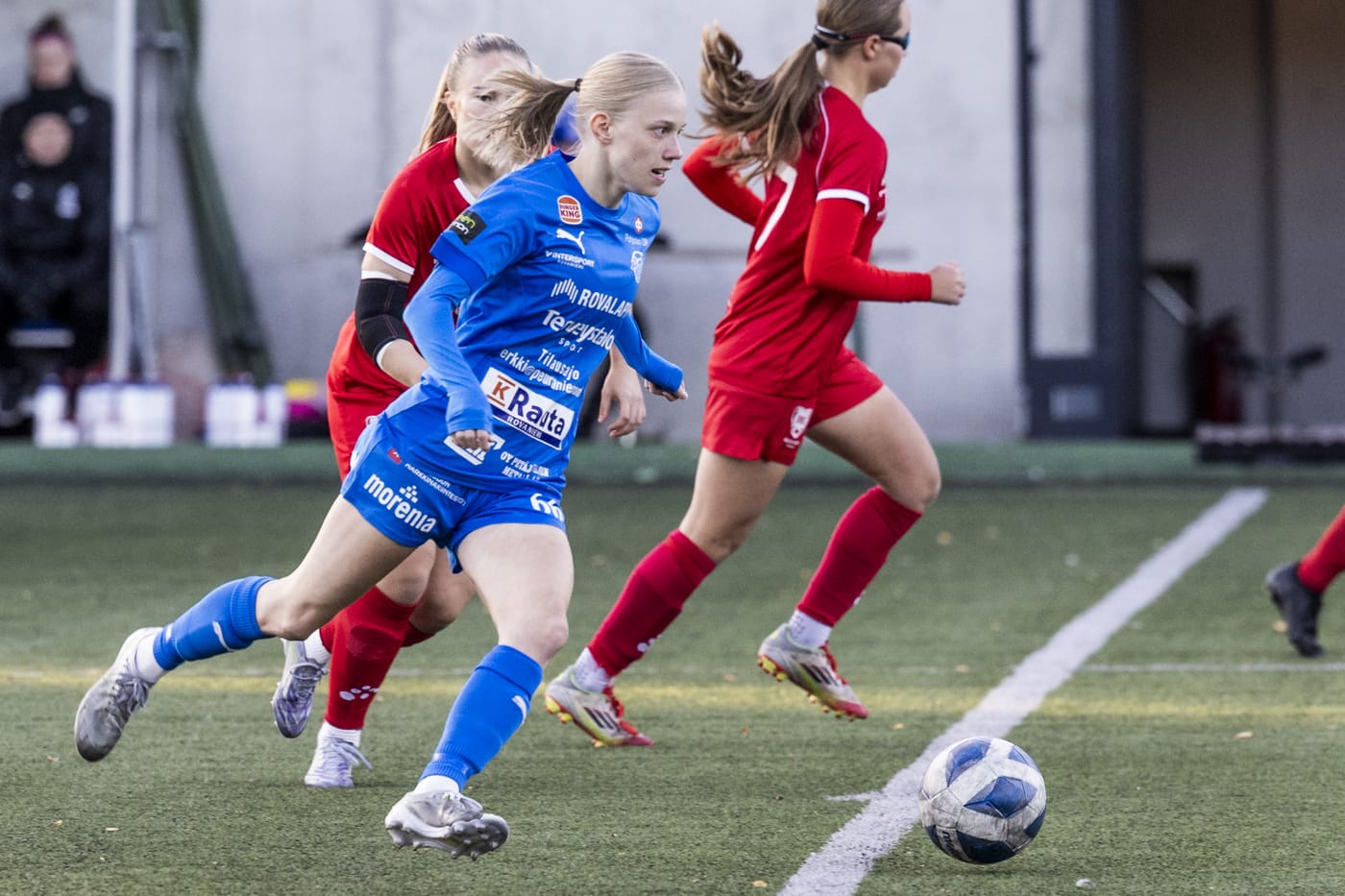 Rovaniemen Palloseuran naiset pistivät syysillassa kaiken peliin, mutta Oulu Nice Soccer veti ...