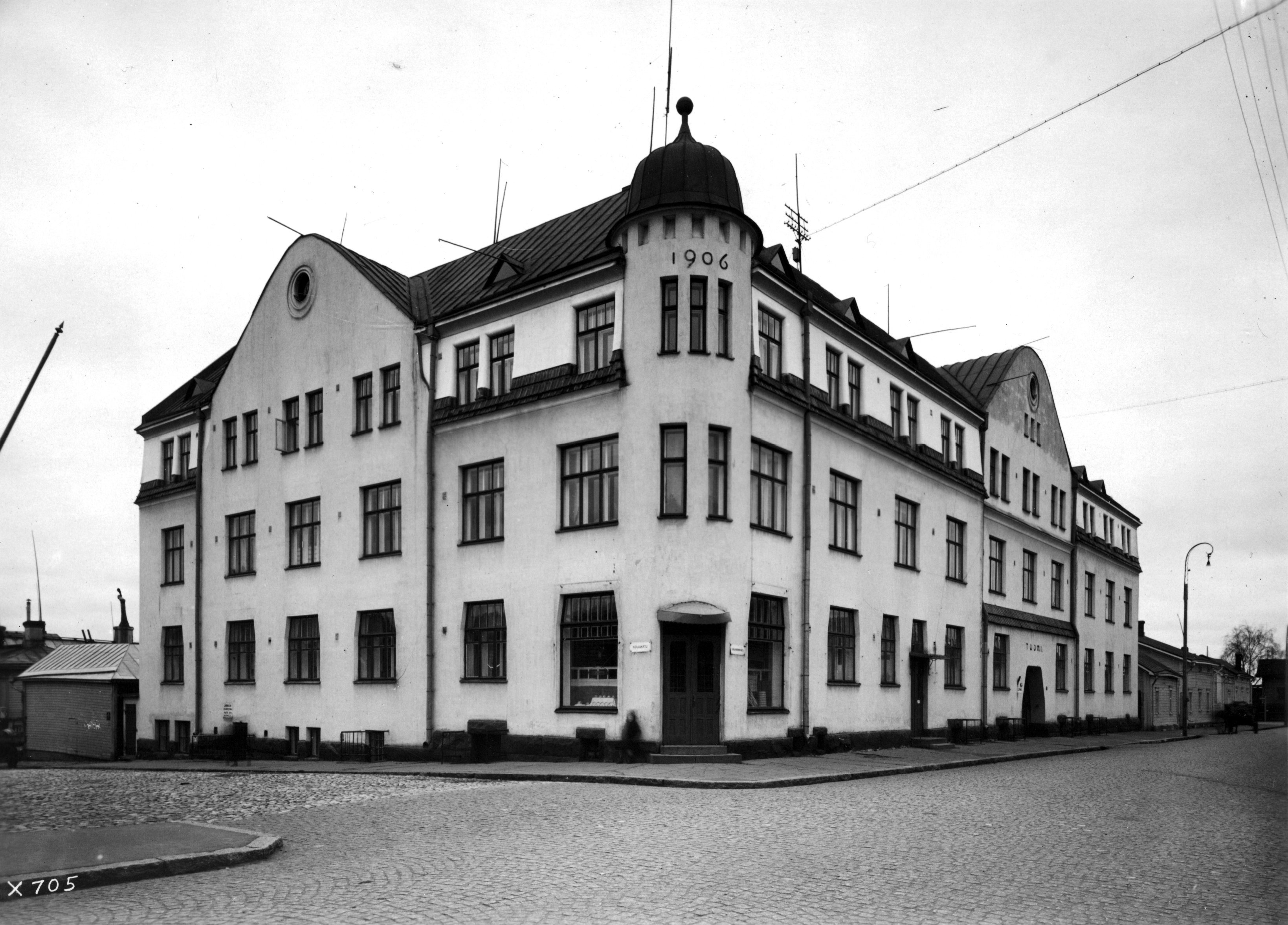 Vanhat kuvat: Menneen maailman satumaiset talot Oulussa – tällainen oli ...