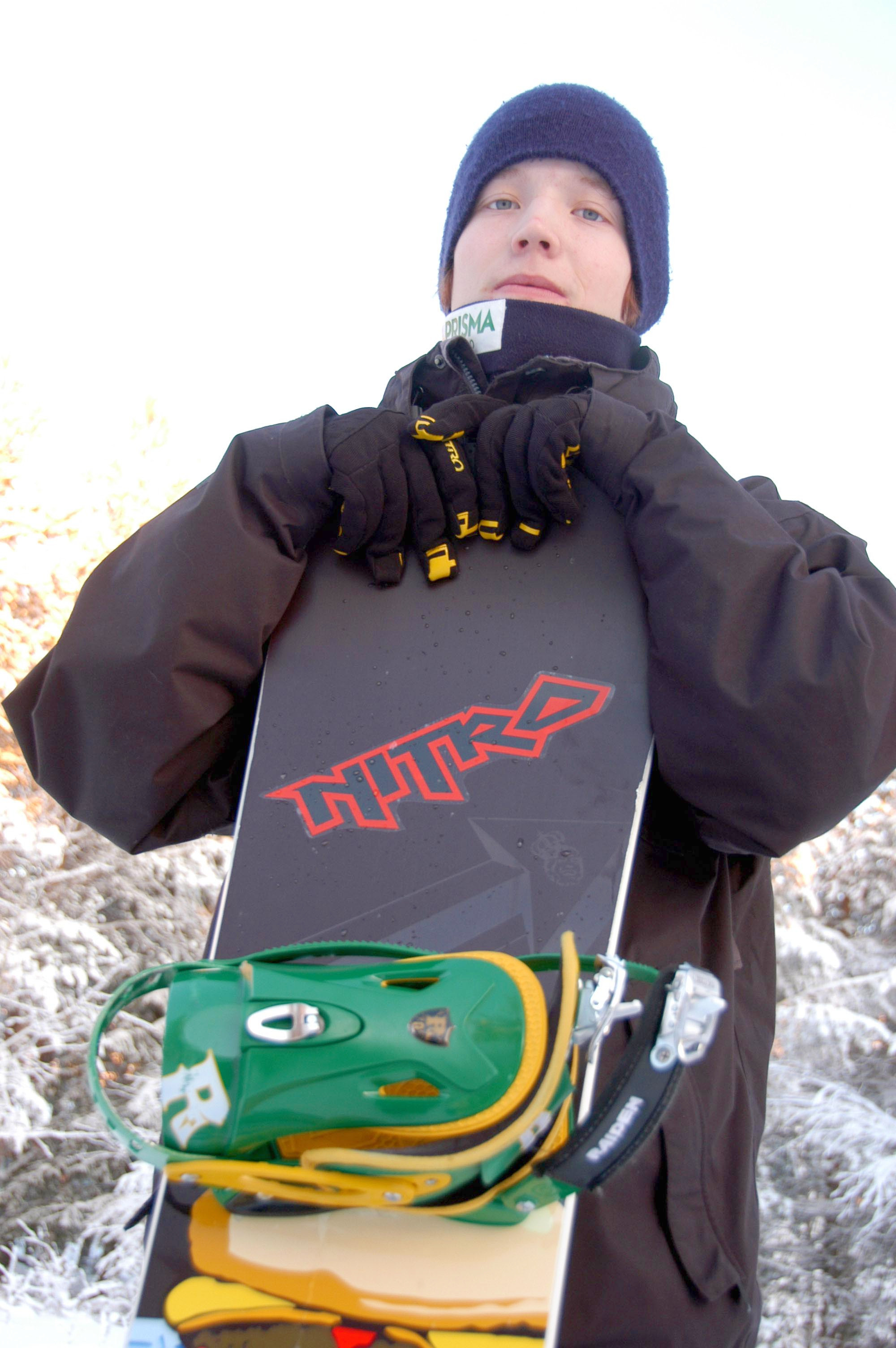 Kuusamolaiset nuoret miehet Jesse ja Jeppe tosi-tv:ssä: toinen ...