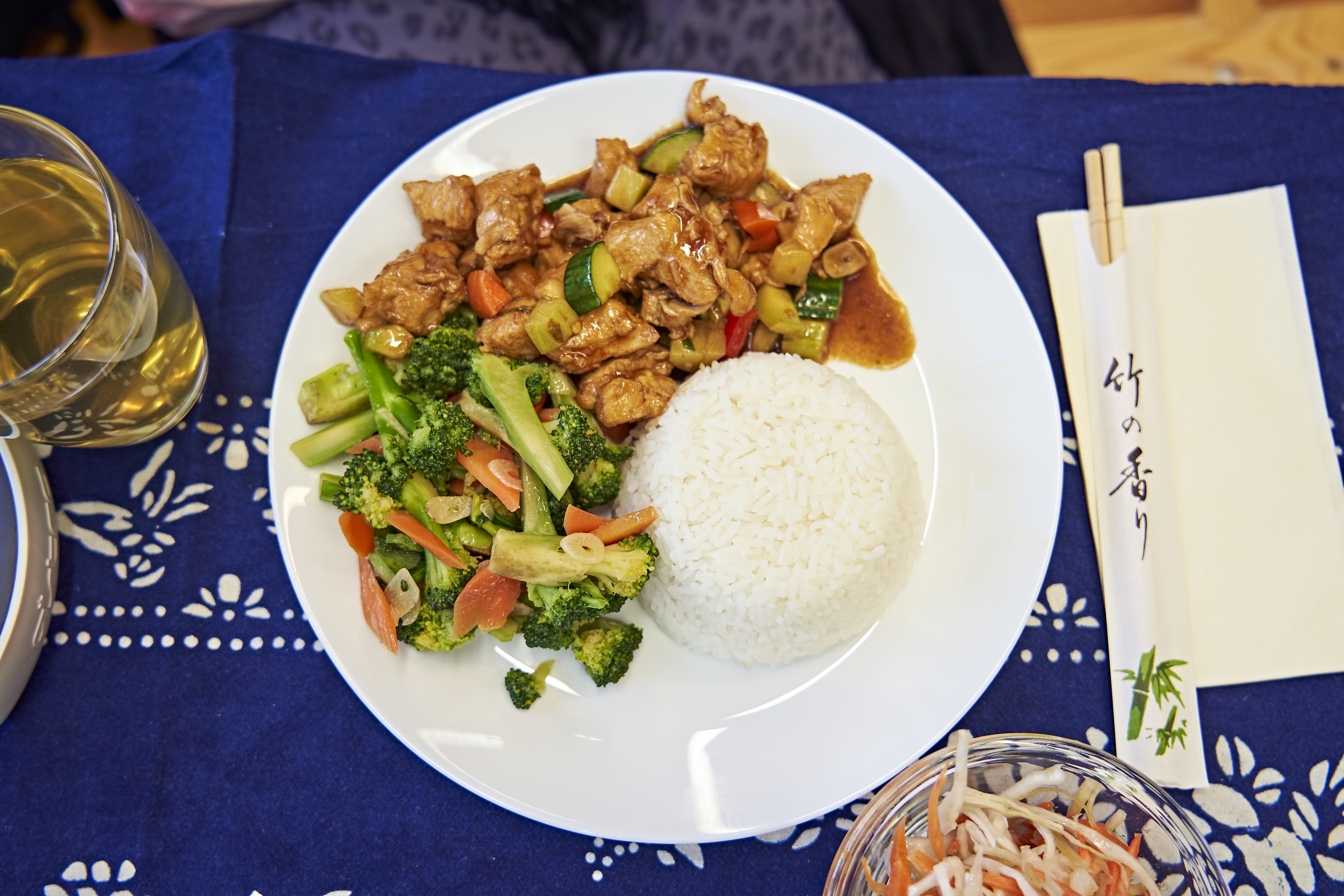 Syömäsä: Kauppahallista lähtenyt Pikku Panda tarjoilee teetä ja ...