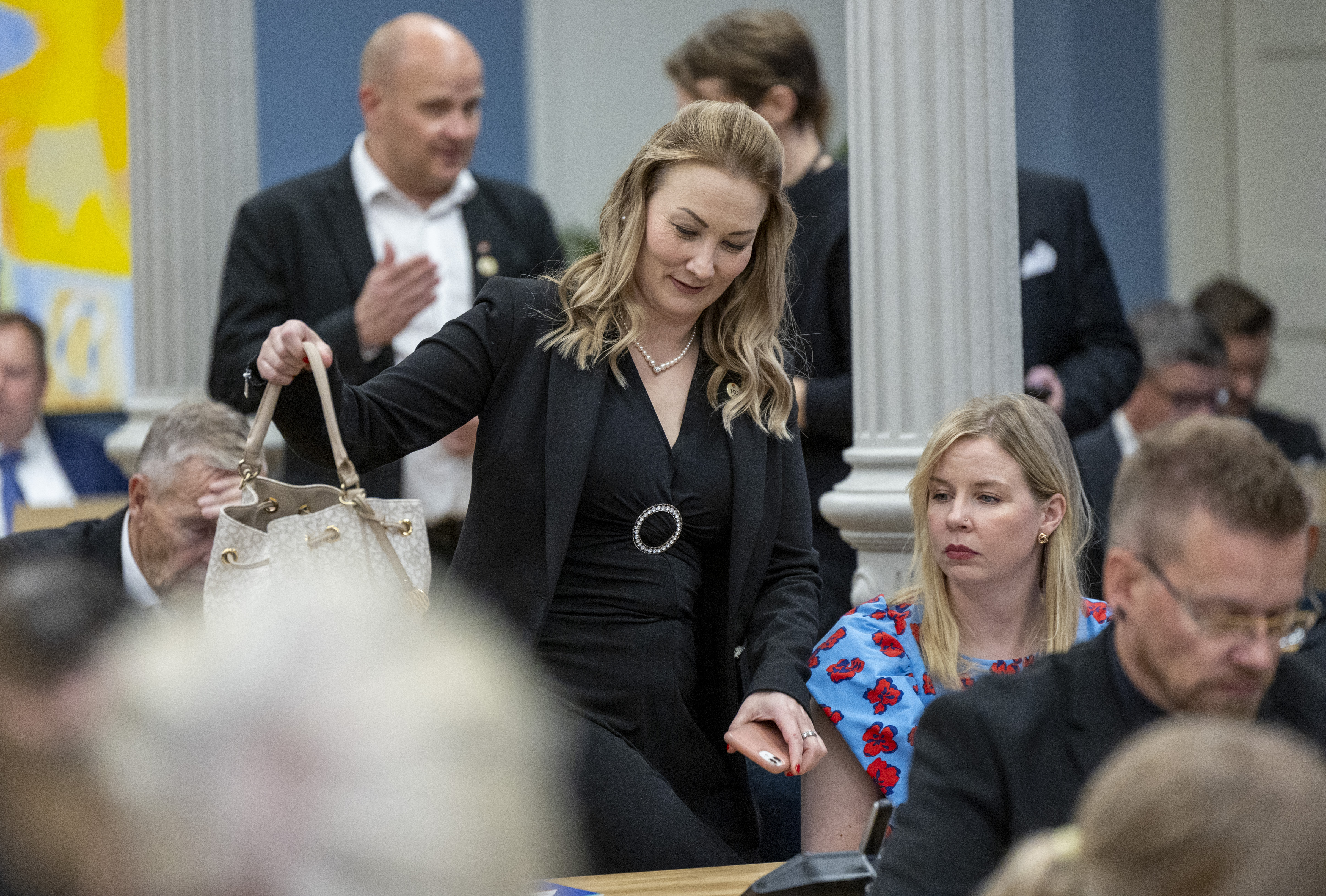 Susanna Kisner kokoomuksen valtuustoryhmän puheenjohtajaksi Sebastian ...